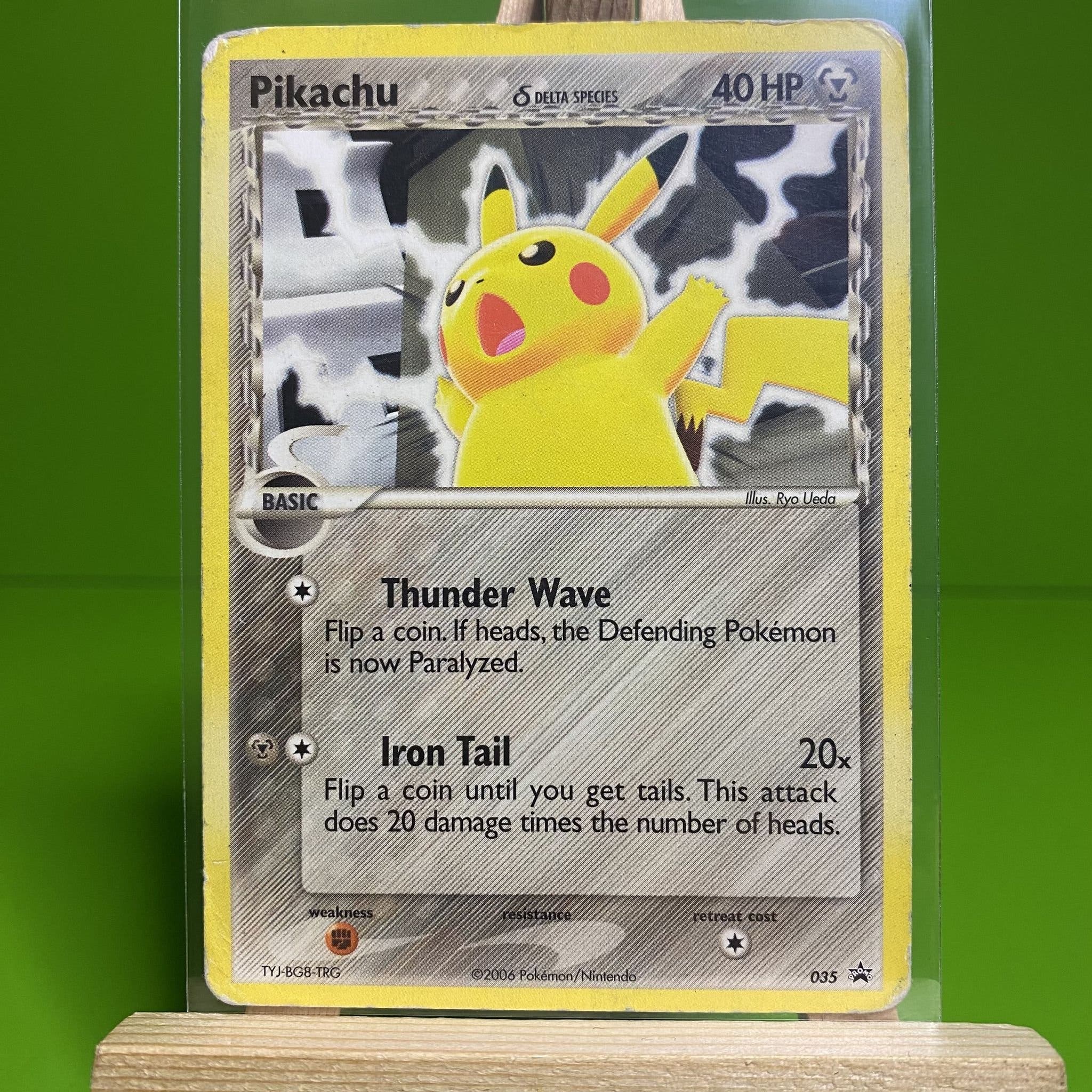 Se produkter som liknar Pikachu 035 - Black Star Prom.. på Tradera ...