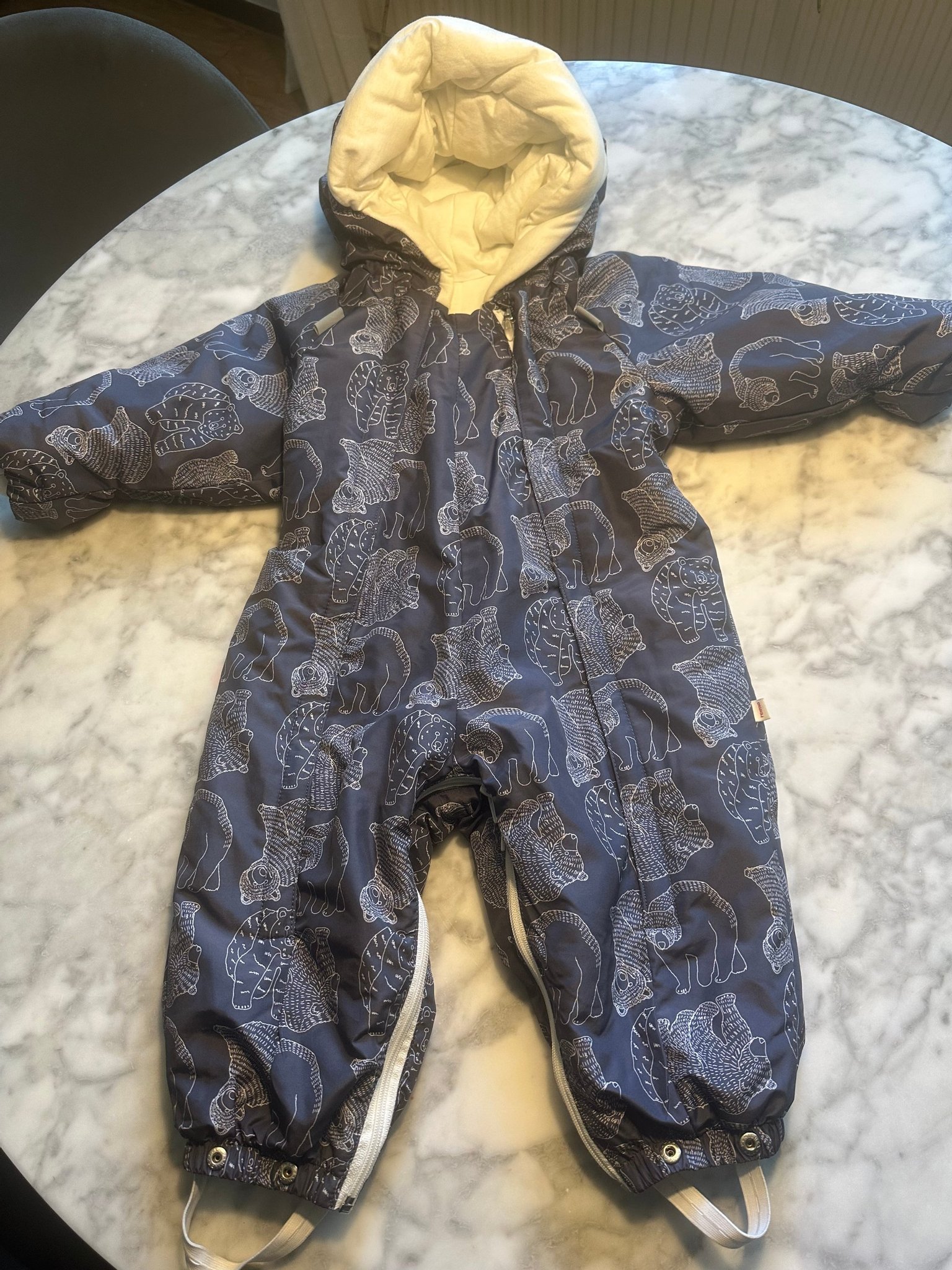 Se produkter som liknar Helt ny Reima vinter overall .. på Tradera ...