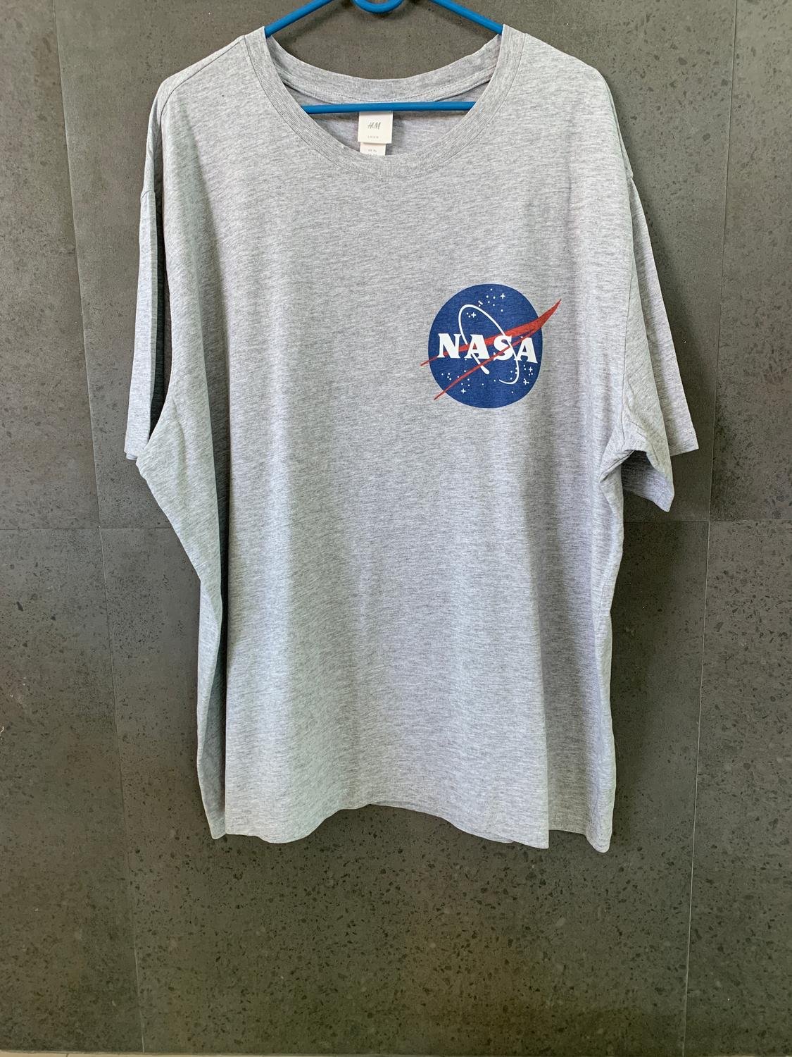 Se produkter som liknar H&M, Nasa, T-shirt med tryck,.. på Tradera (691047756)