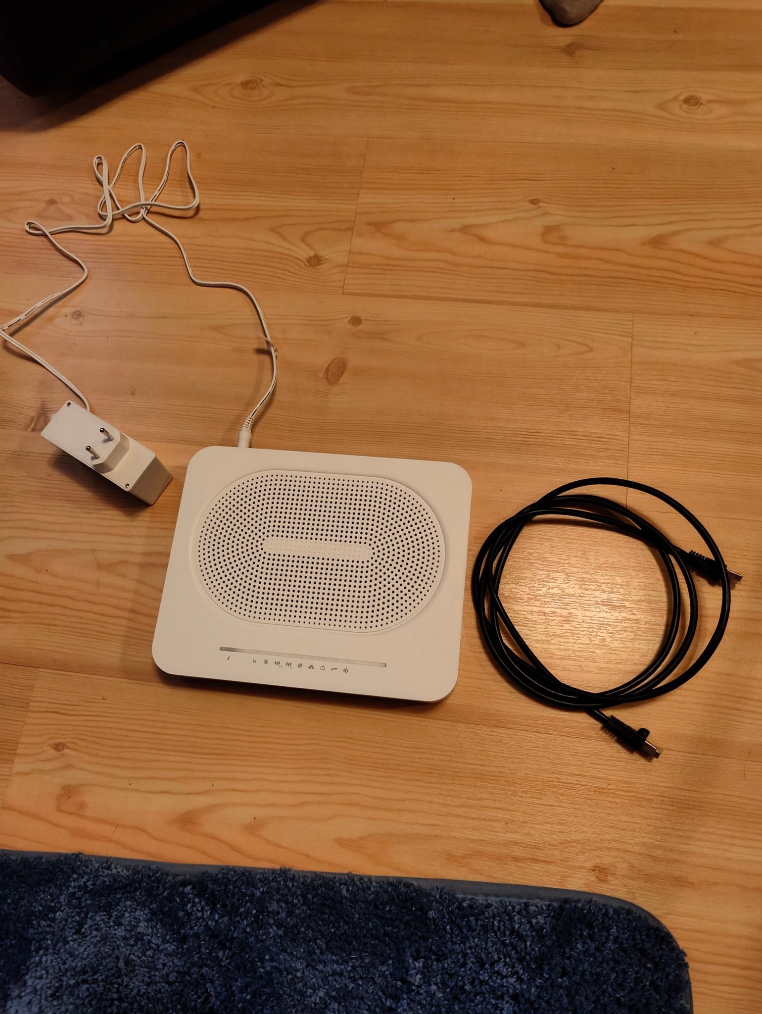 Se produkter som liknar Telia WiFi-router Plus v3 på Tradera (693735601)