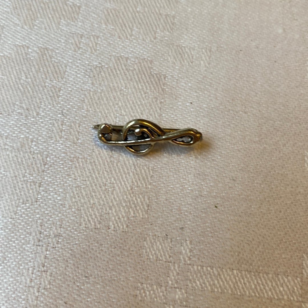 Vacker vintage "pin" i form av en G-klav, äkta .. | Köp på Tradera ...