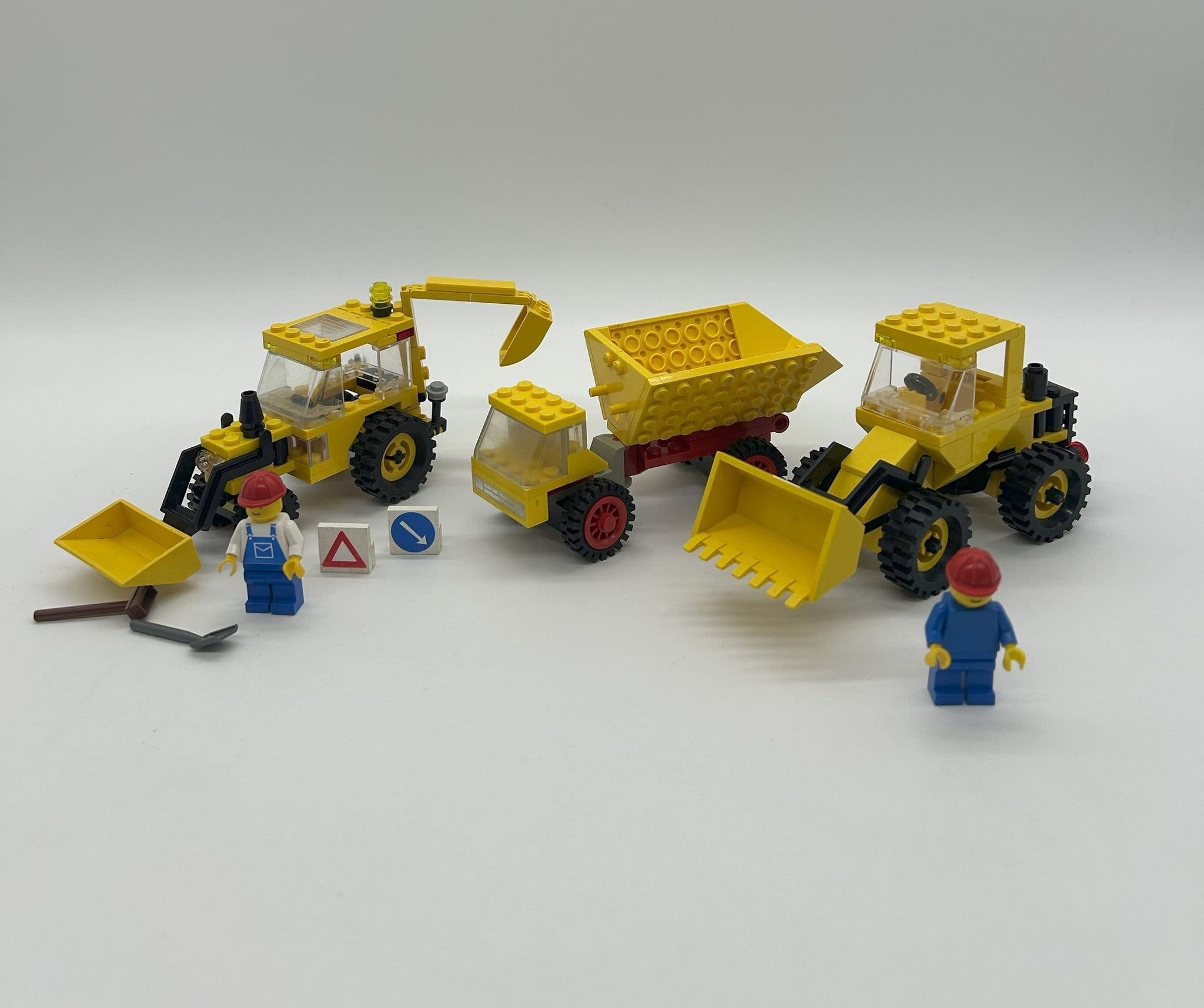 Se produkter som liknar LEGO Dump Truck 662-1 City 66.. på Tradera ...