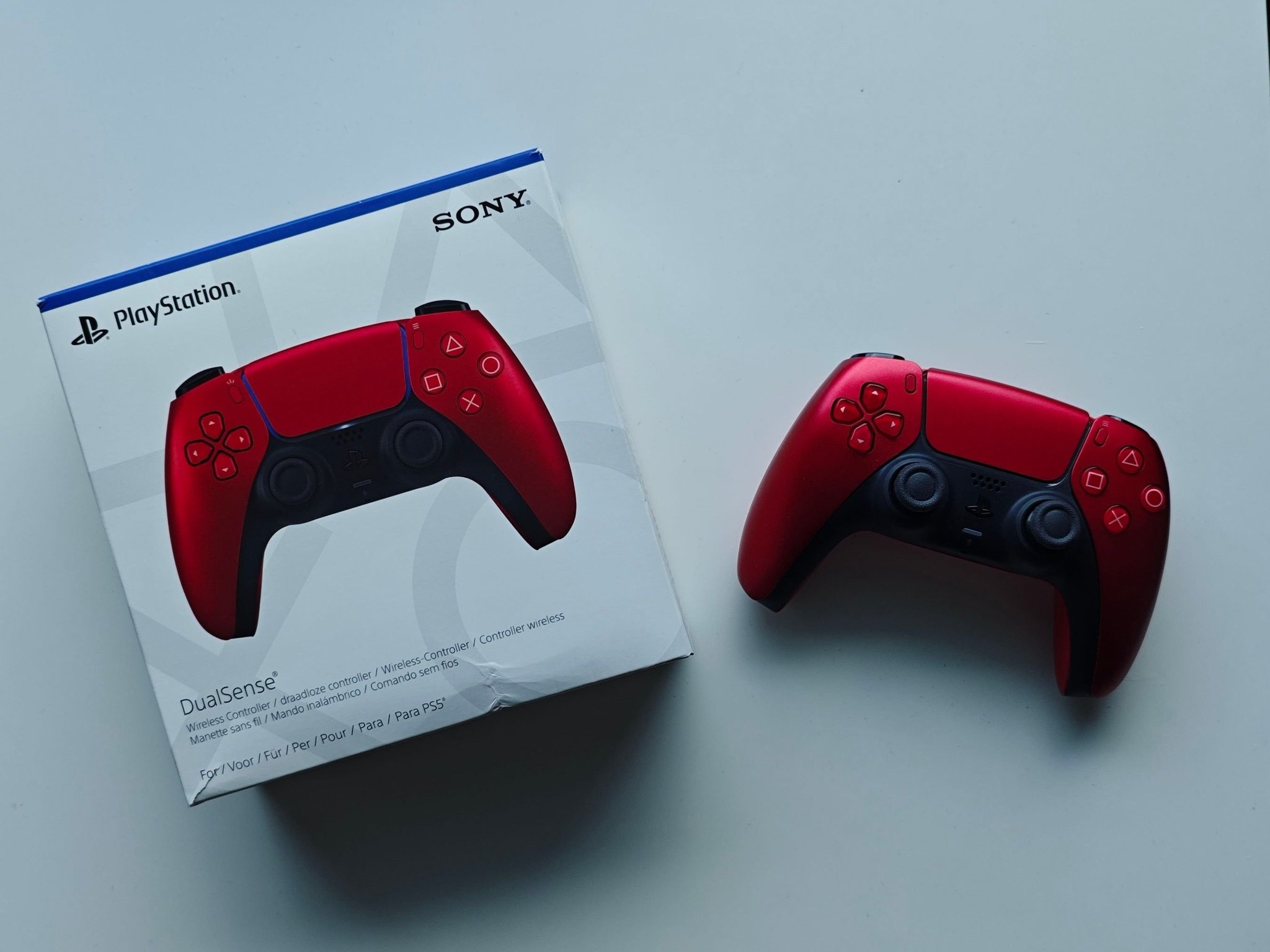 PS5 DualSense - Cosmic Red (Nyskick / Kartong) | Köp på Tradera (710999590)