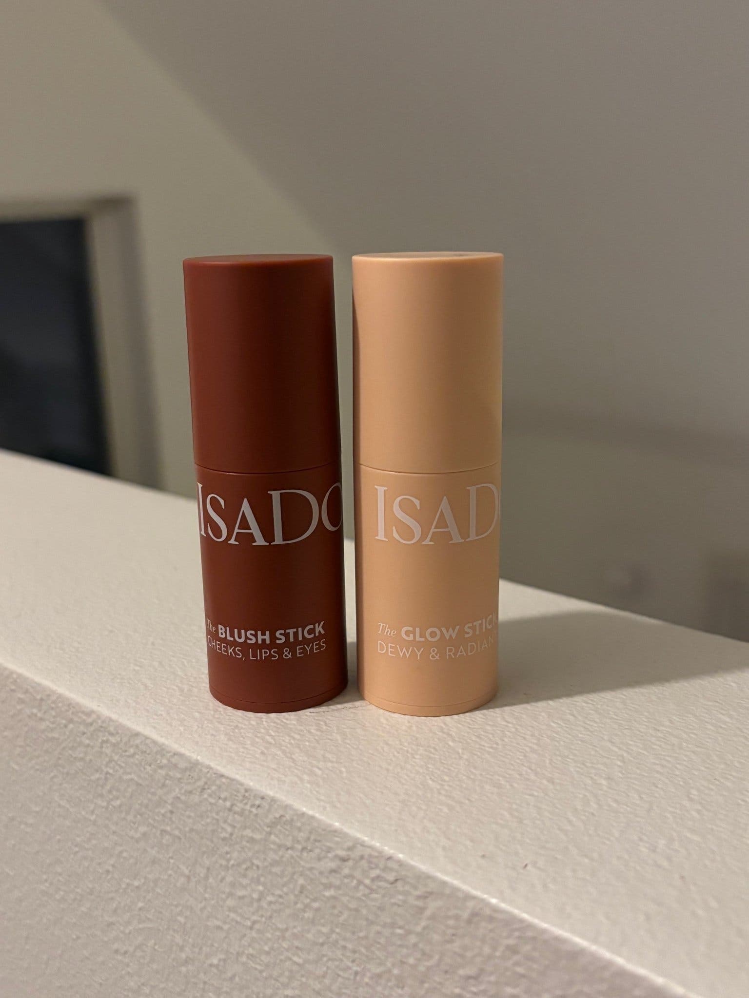 Se produkter som liknar ISADORA glow and blush sticks på Tradera ...
