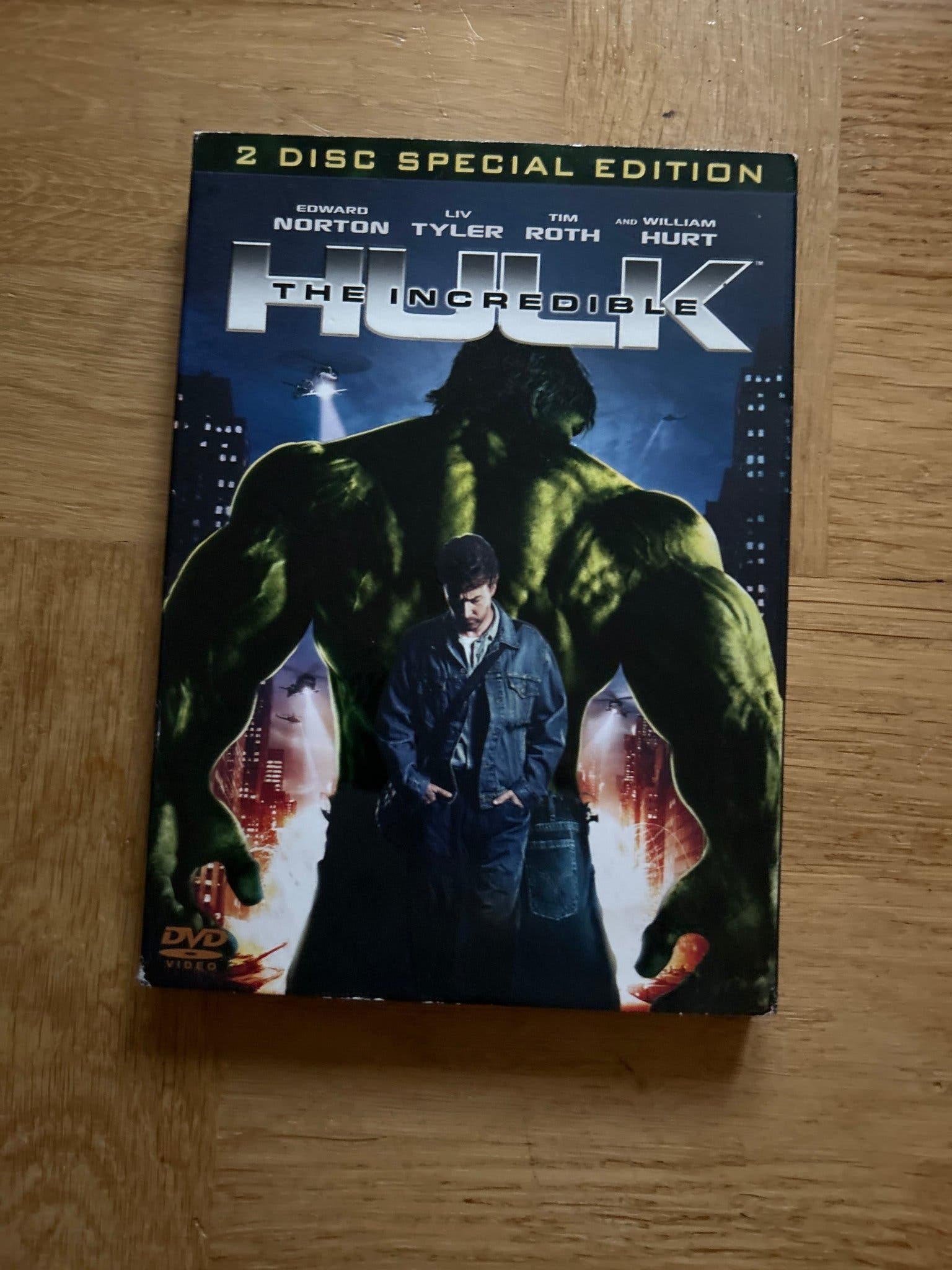 Se produkter som liknar The Incredible Hulk - 2 Disc .. på Tradera ...