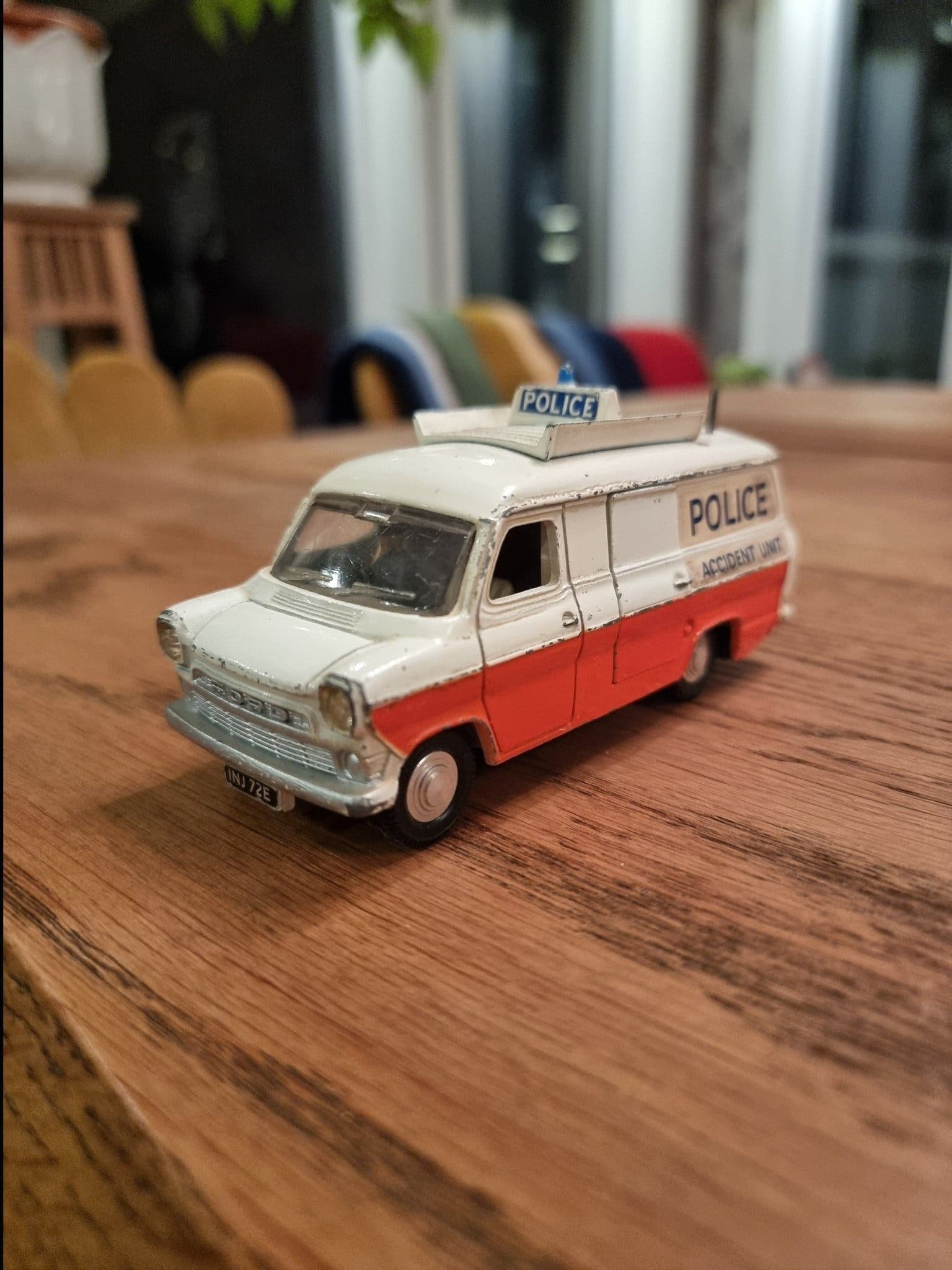 Dinky Toys Ford Transit Van Polisbil | Köp på Tradera (659909995)