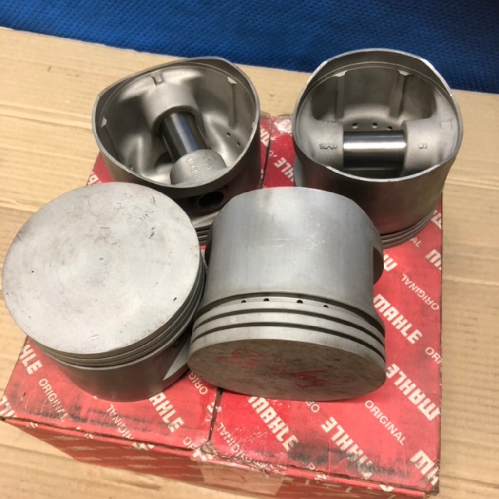 Volvo B23 smidda kolvar | Köp på Tradera (593474558)