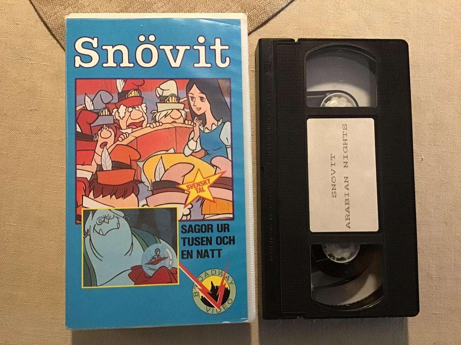 SNÖVIT SAGOR UR TUSEN OCH EN NATT VHS SVENSKT TAL | Köp på Tradera ...