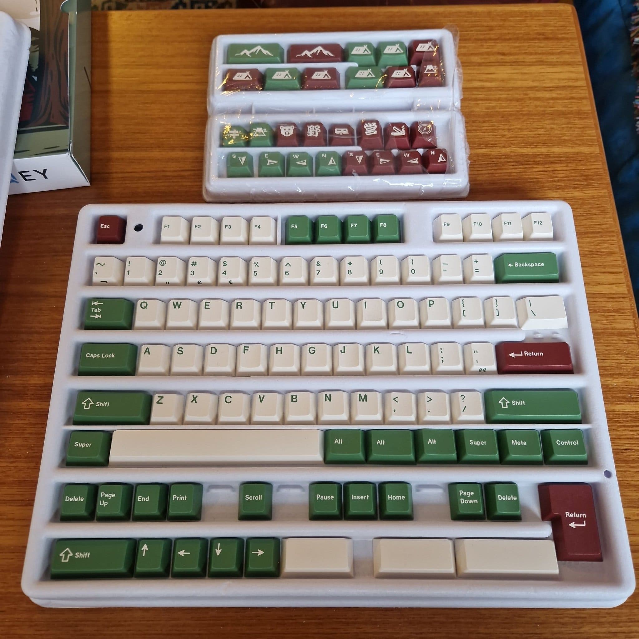 GMK Camping R3 Keycaps | Köp på Tradera (656551248)