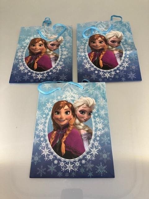 3 Disney Frozen paper with glitter gift bags - .. | Köp på Tradera ...