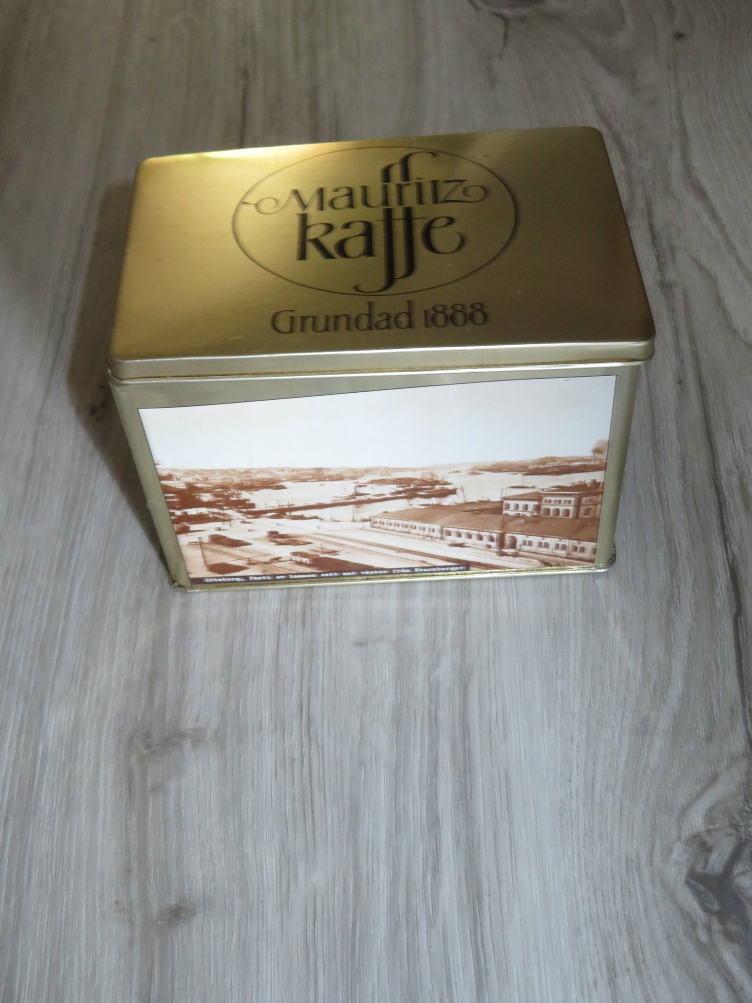 Plåtburk Mauritz Kaffe Grundad 1888 fina äldre .. | Köp på Tradera ...