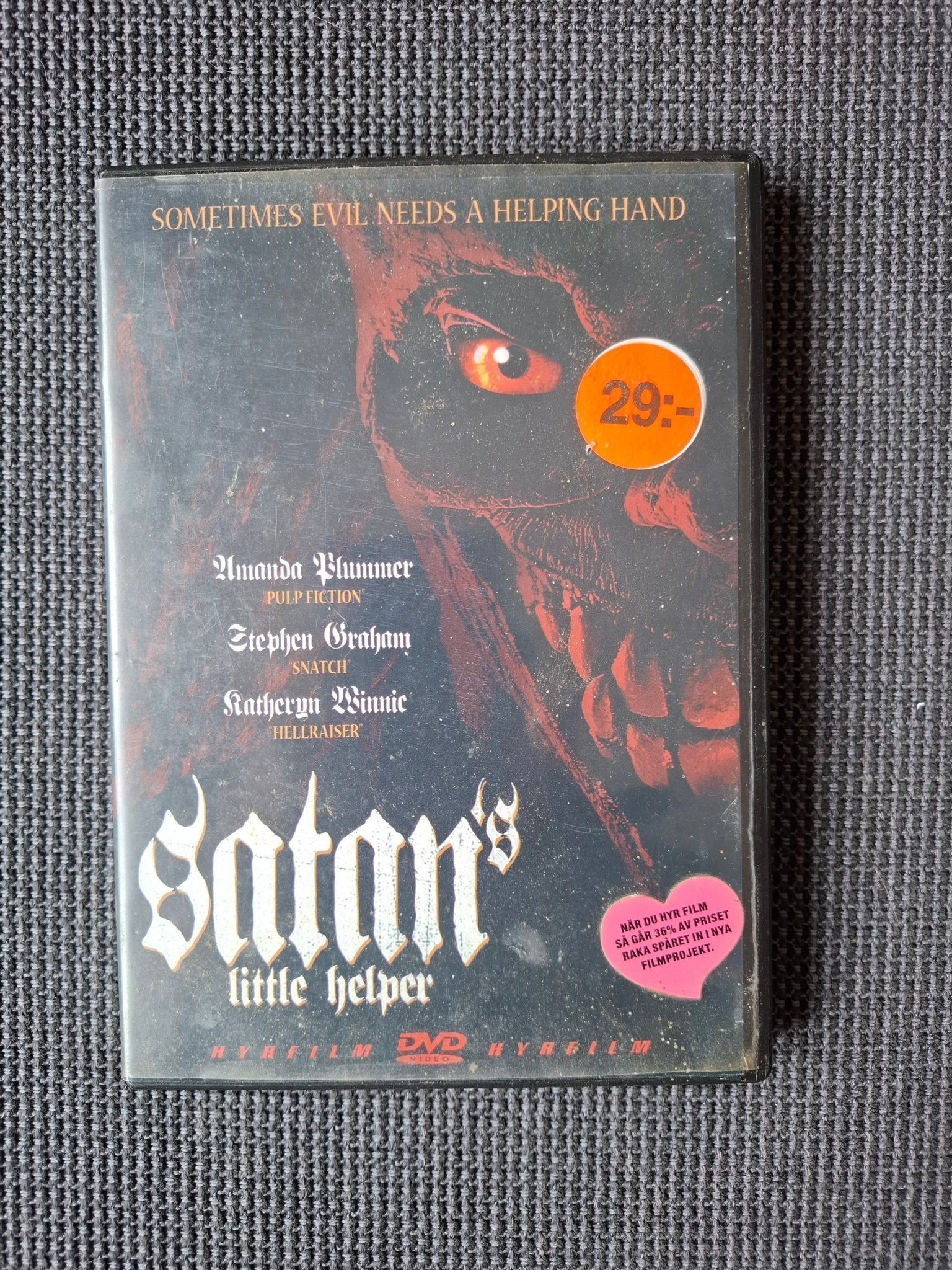 Se produkter som liknar Satan's Little Helper DVD Ama.. på Tradera ...