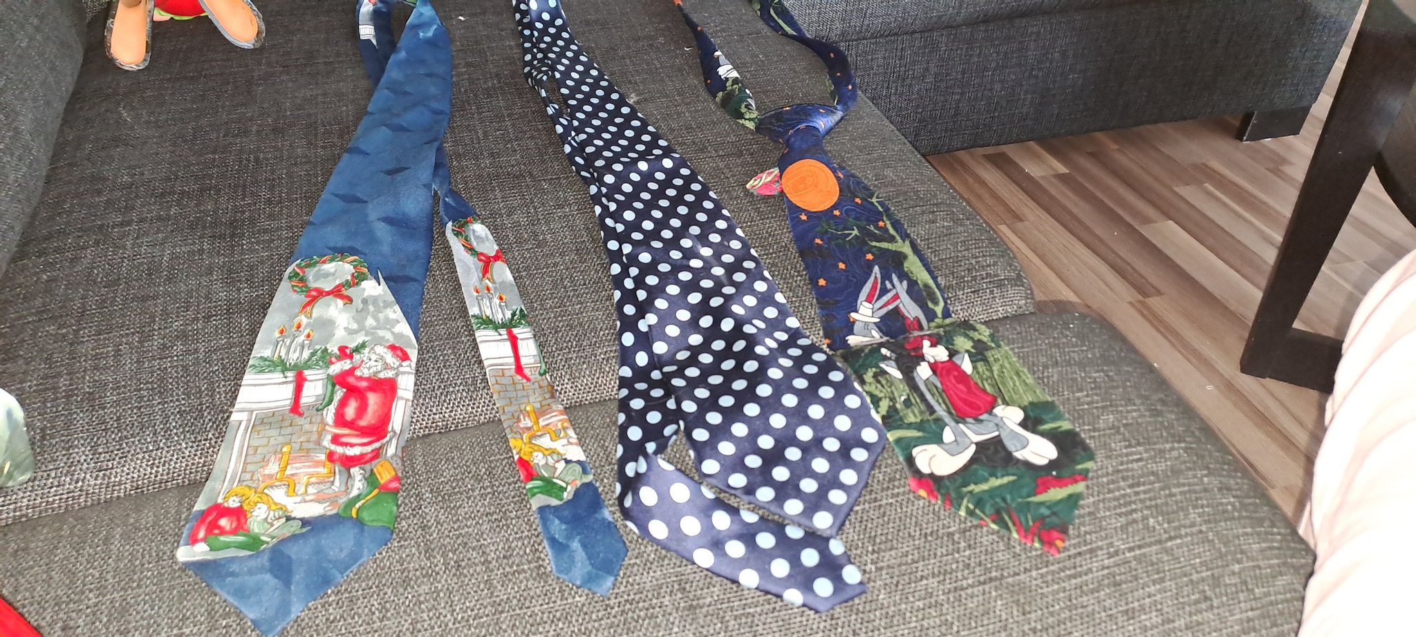 Tre slips slipsar jul advent jultomte prickar o.. | Köp på Tradera ...