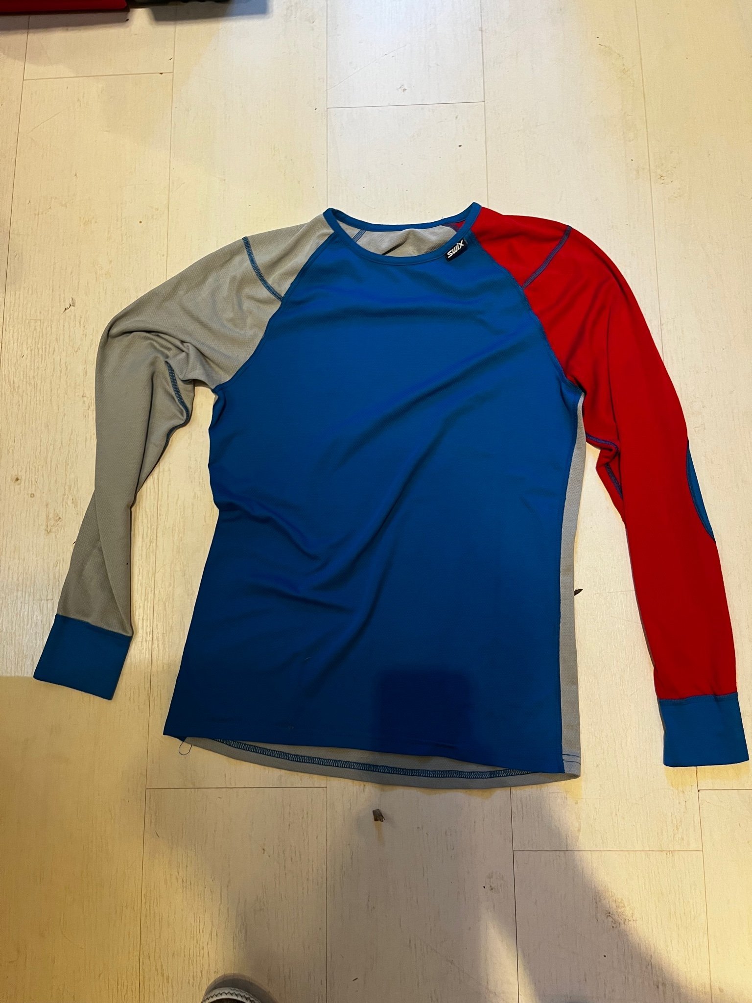 Swix blå, grå, röd tröja M | Köp på Tradera (703274227)