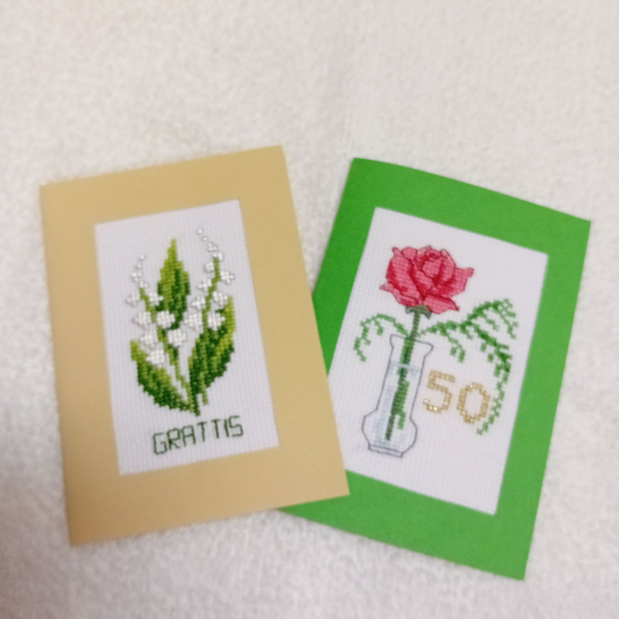 Se produkter som liknar 2 st handbroderade gratulatio.. på Tradera ...