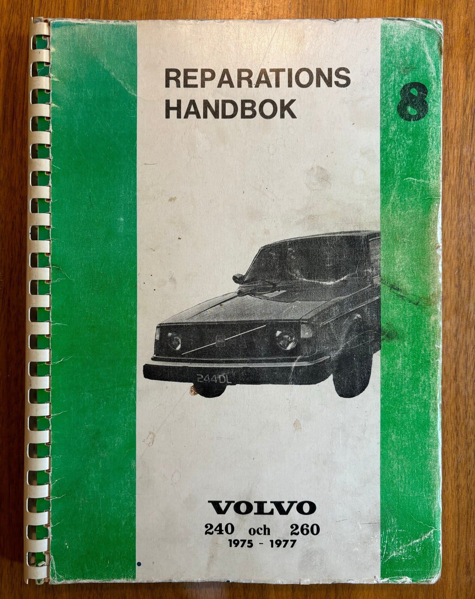 Se produkter som liknar Reparationshandbok Volvo 240 .. på Tradera ...