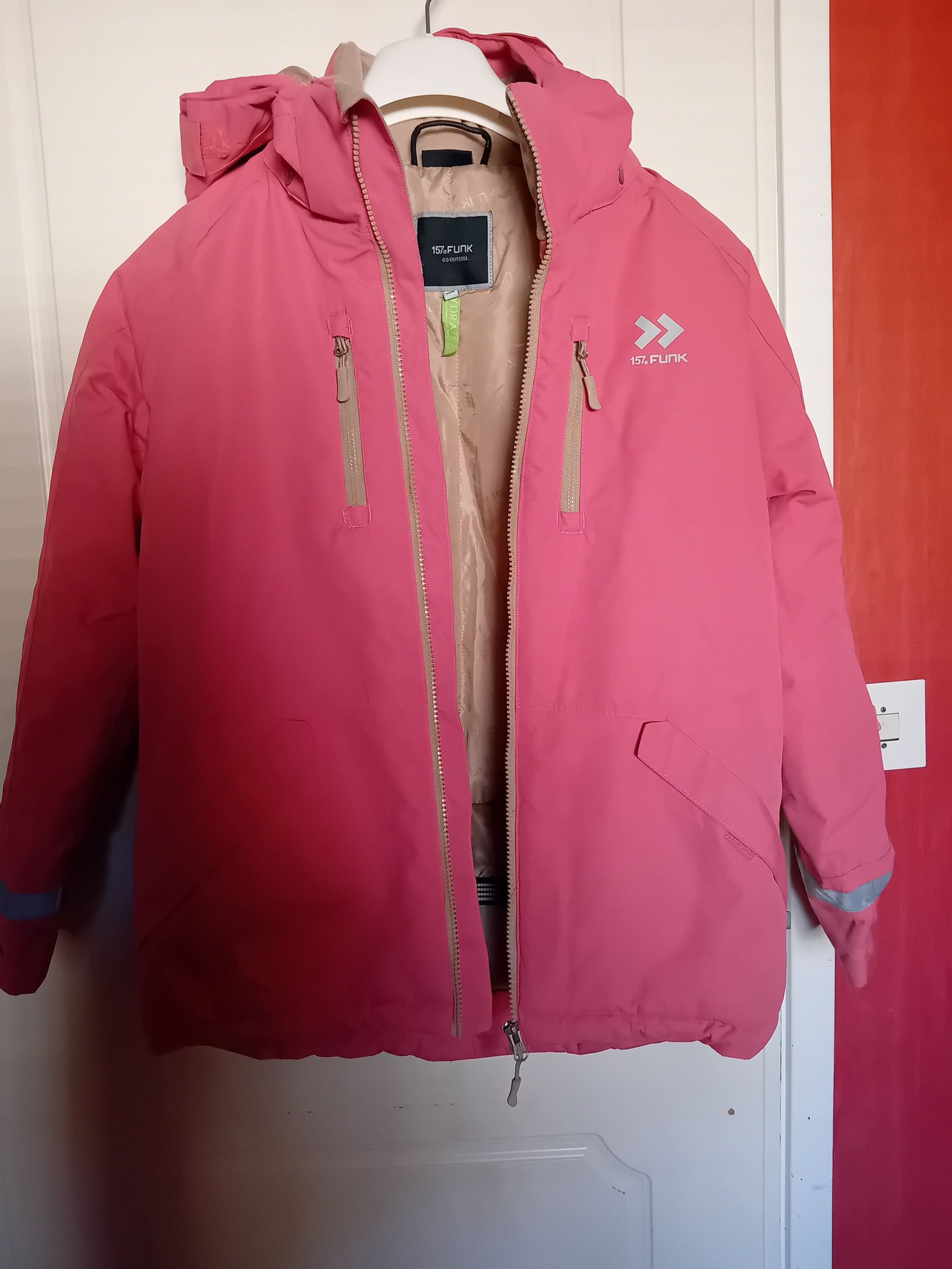 Se produkter som liknar 157 Funk rosa jacka, storlek .. på Tradera ...