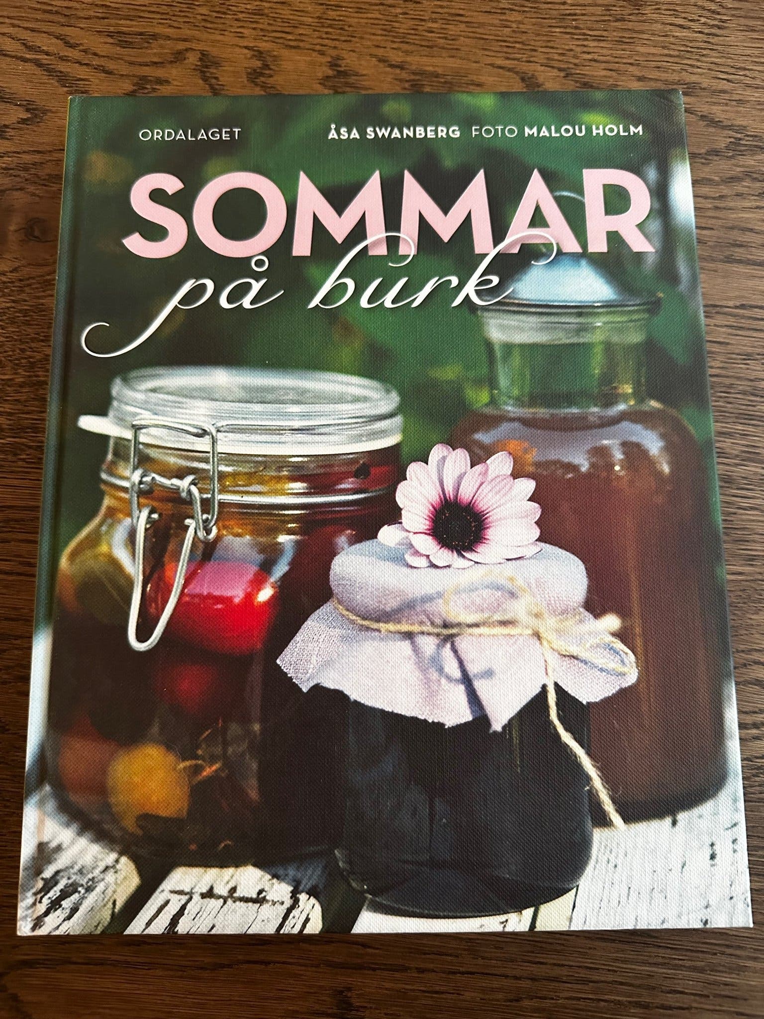 Se produkter som liknar Sommar på burk - Åsa Swanberg.. på Tradera ...