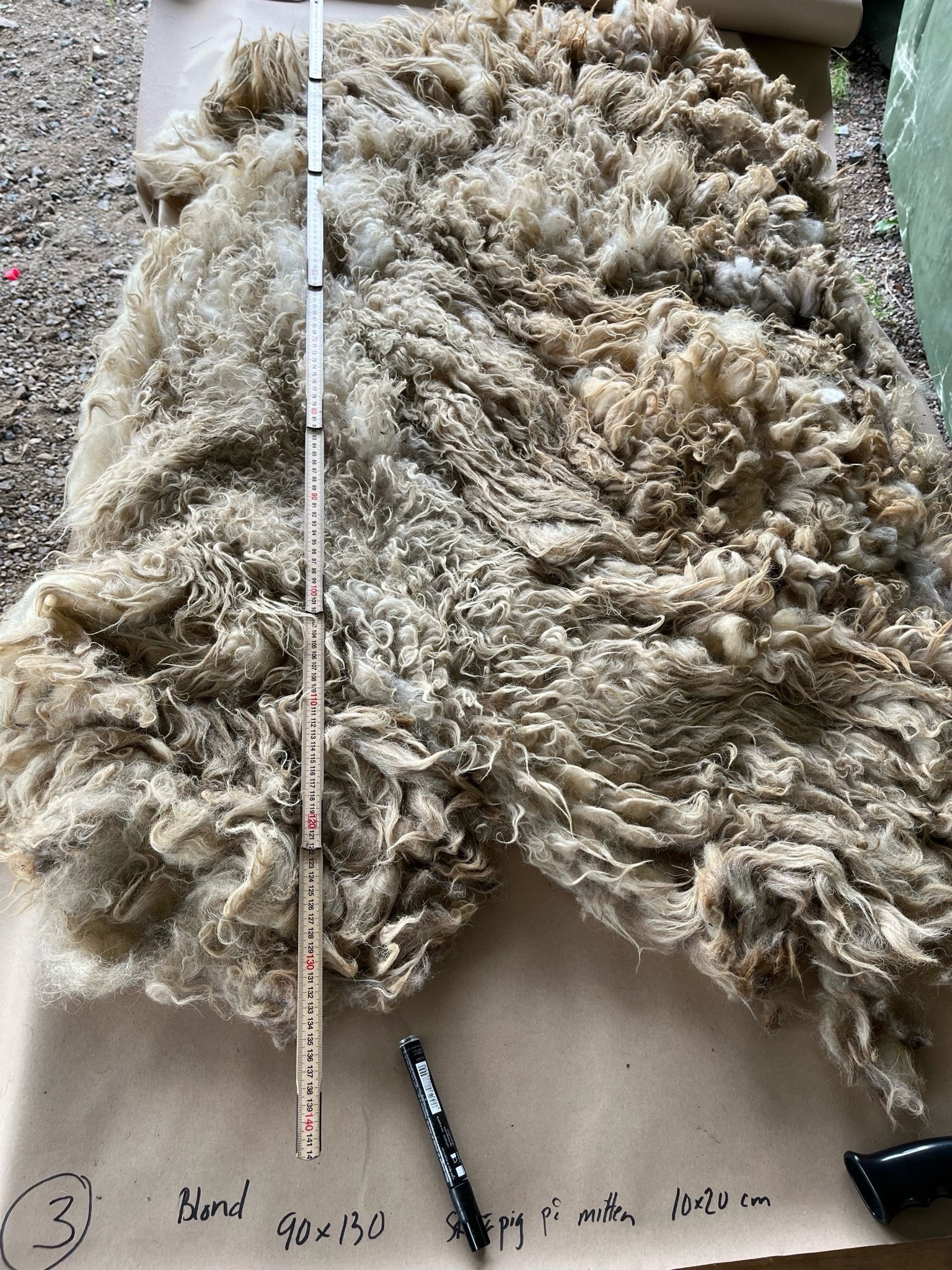 Se produkter som liknar Ull för att tova fäll Värmlan.. på Tradera ...
