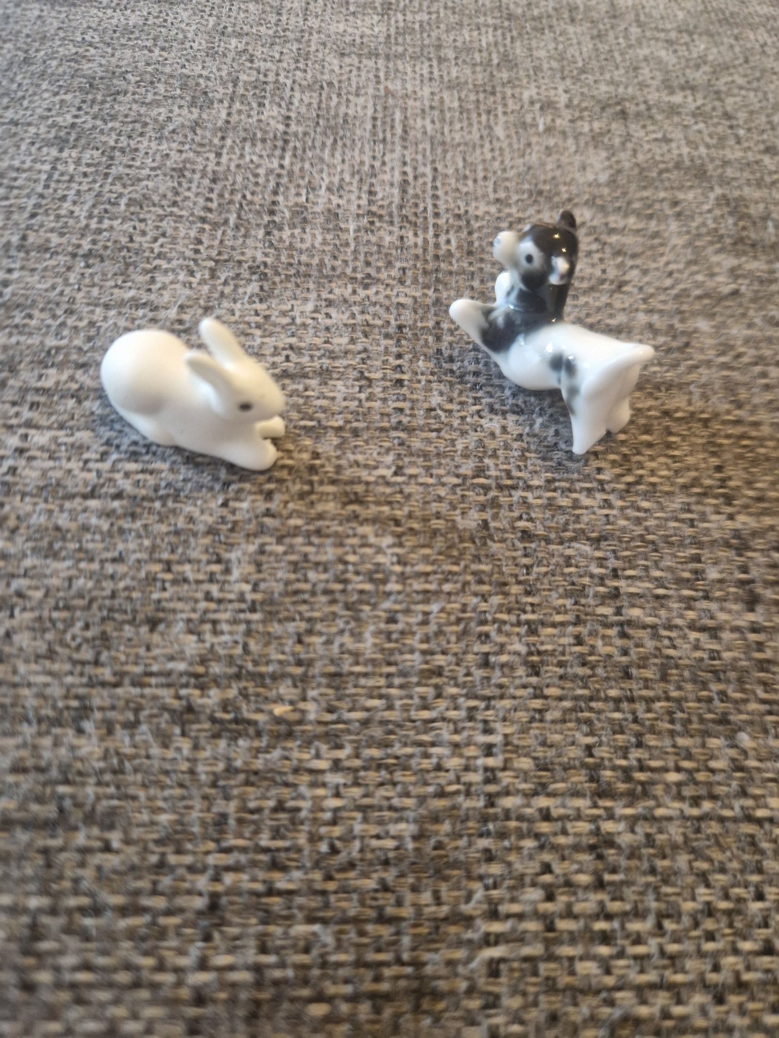 Se produkter som liknar Miniatyr Figurer - Hund och K.. på Tradera ...