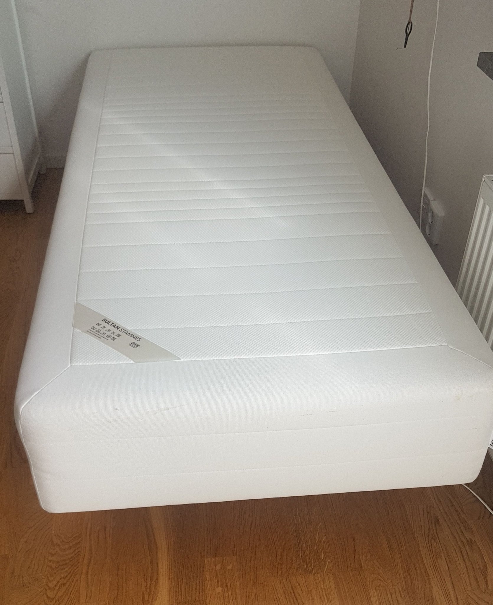 Säng IKEA Sultan Stamnes, medelhård | Köp på Tradera (591913882)