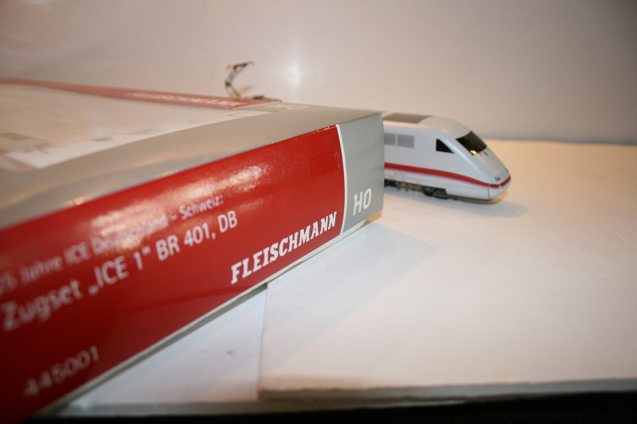 FLEISCHMANN HO ICE 1 BR 401 DB Tågsätt Nr: 445001 | Köp på Tradera ...