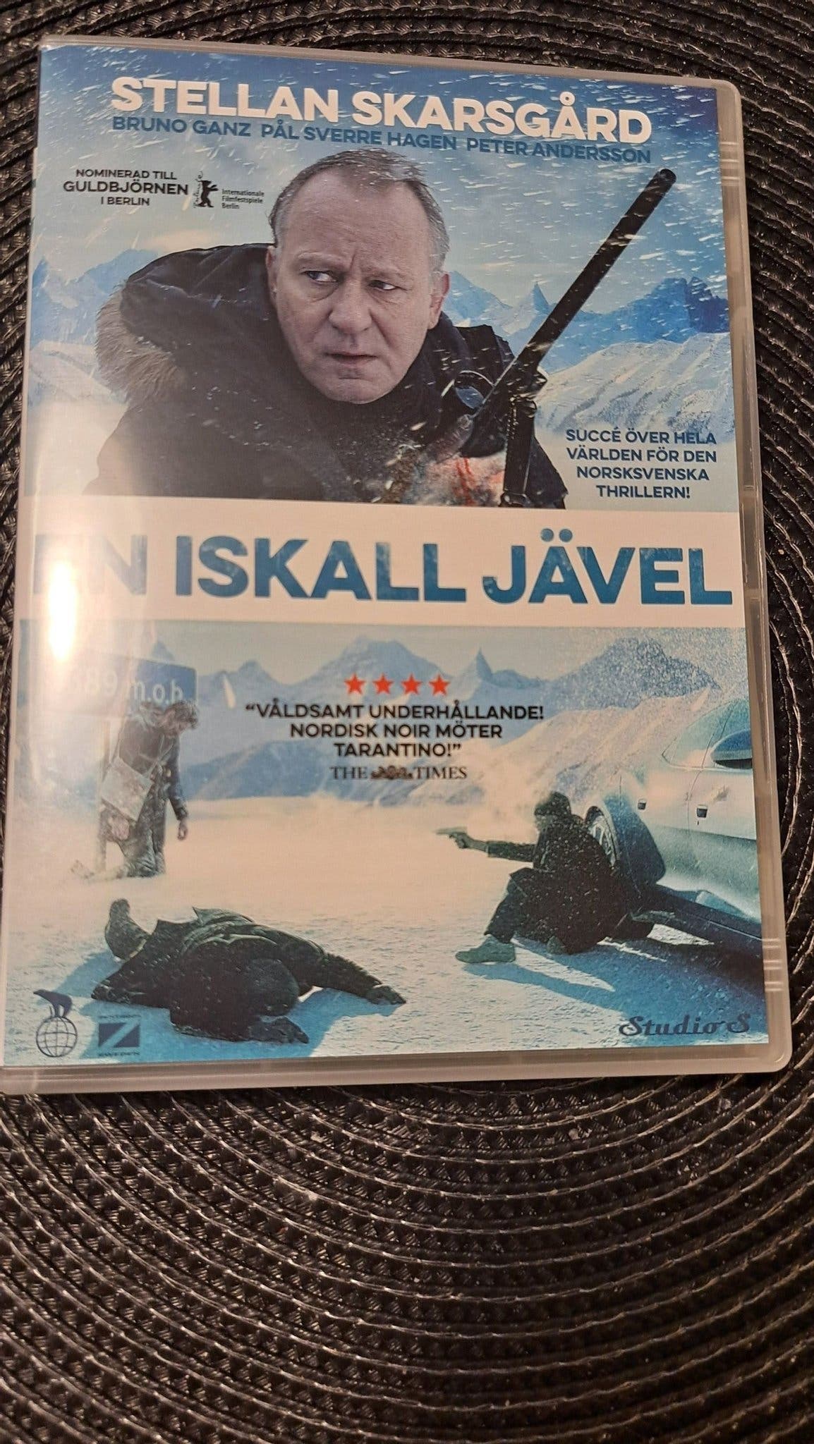 Se produkter som liknar En iskall jävel/S. Skarsgård .. på Tradera ...