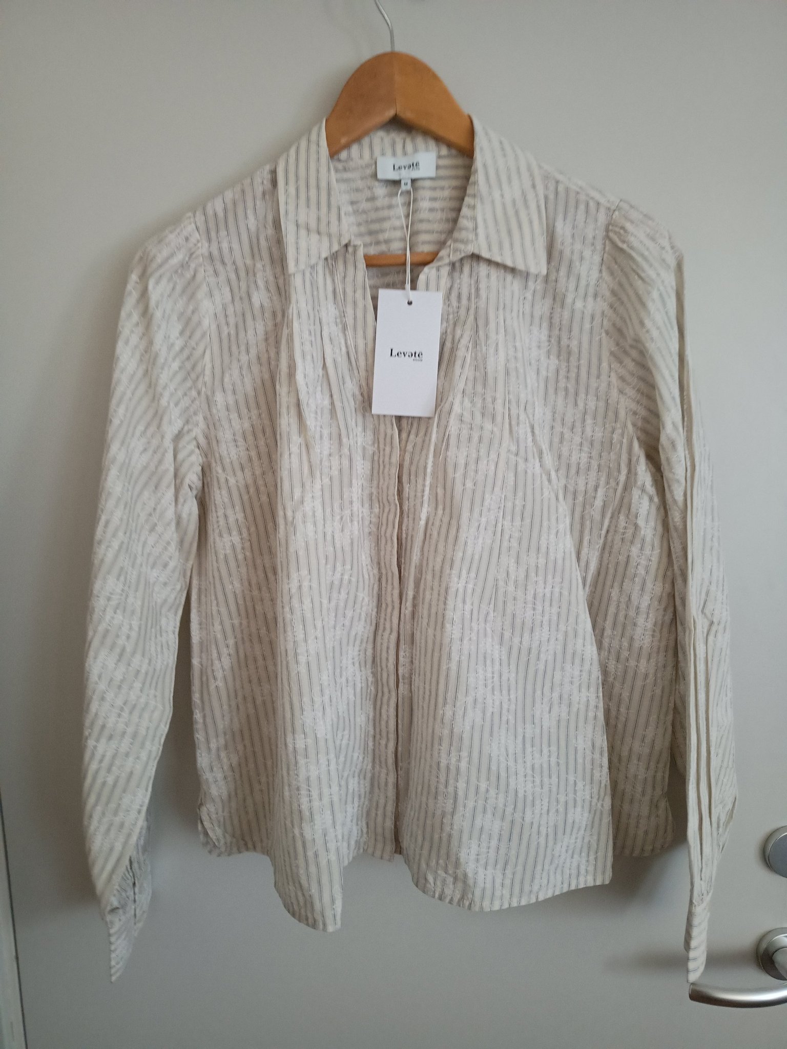 NY! Levete Room randig blus med broderade detal.. | Köp på Tradera ...