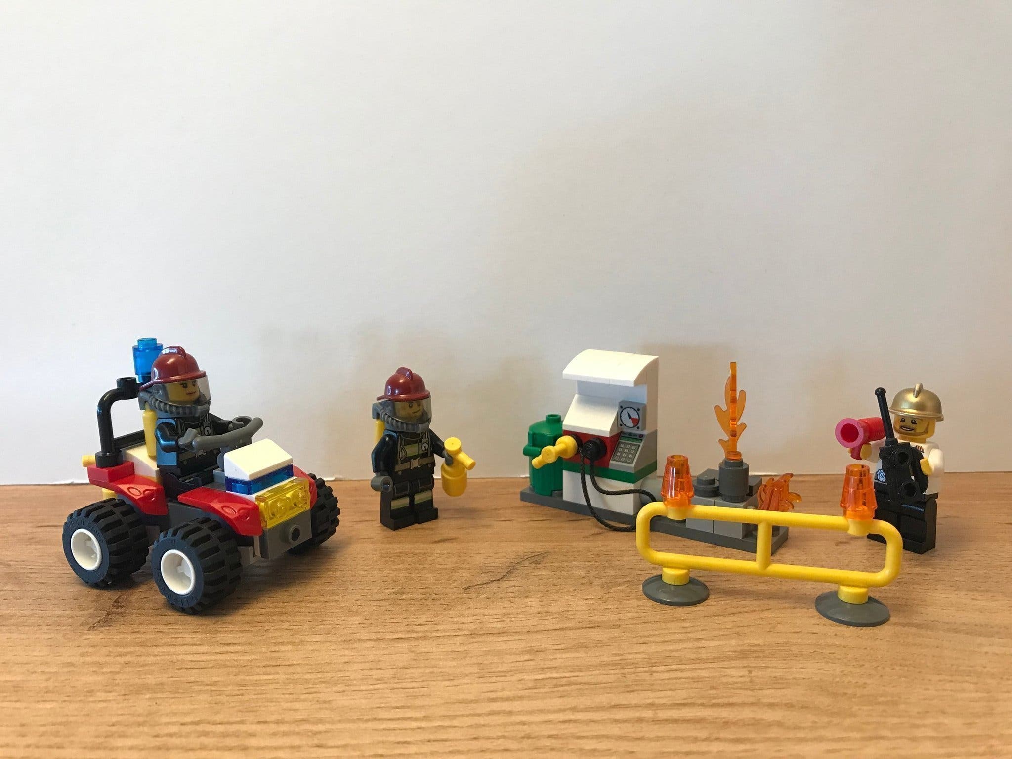 Se produkter som liknar REA - LEGO - CITY - 60088 - B.. på Tradera ...