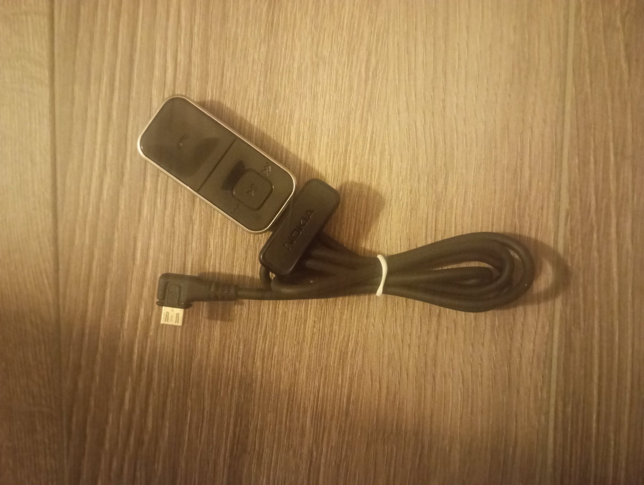 Nokia AD-83, Stereohörlursadapter/ljudkontroll | Köp på Tradera (712114904)