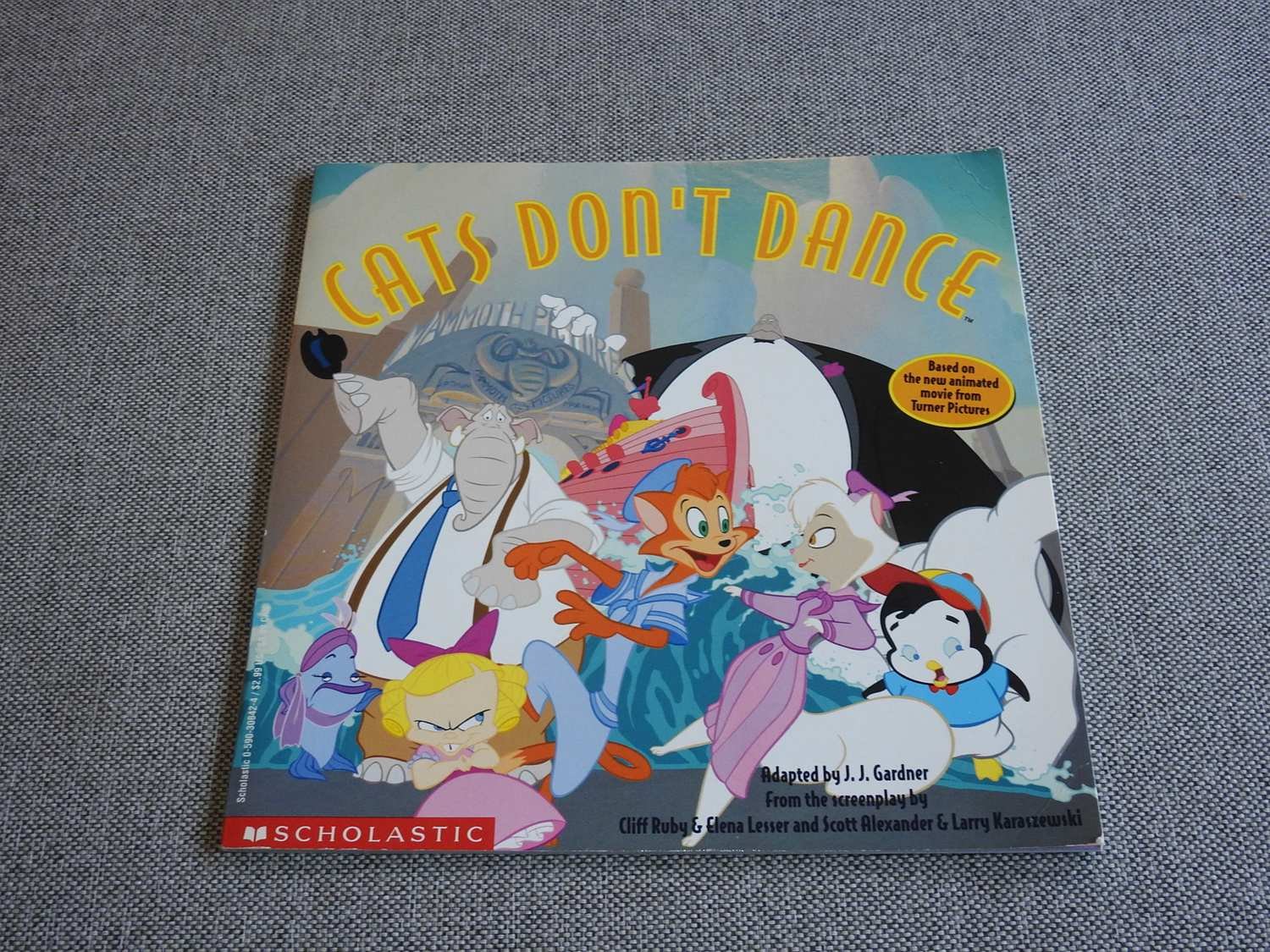 Cats Don't Dance - English children's book | Köp på Tradera (565567700)