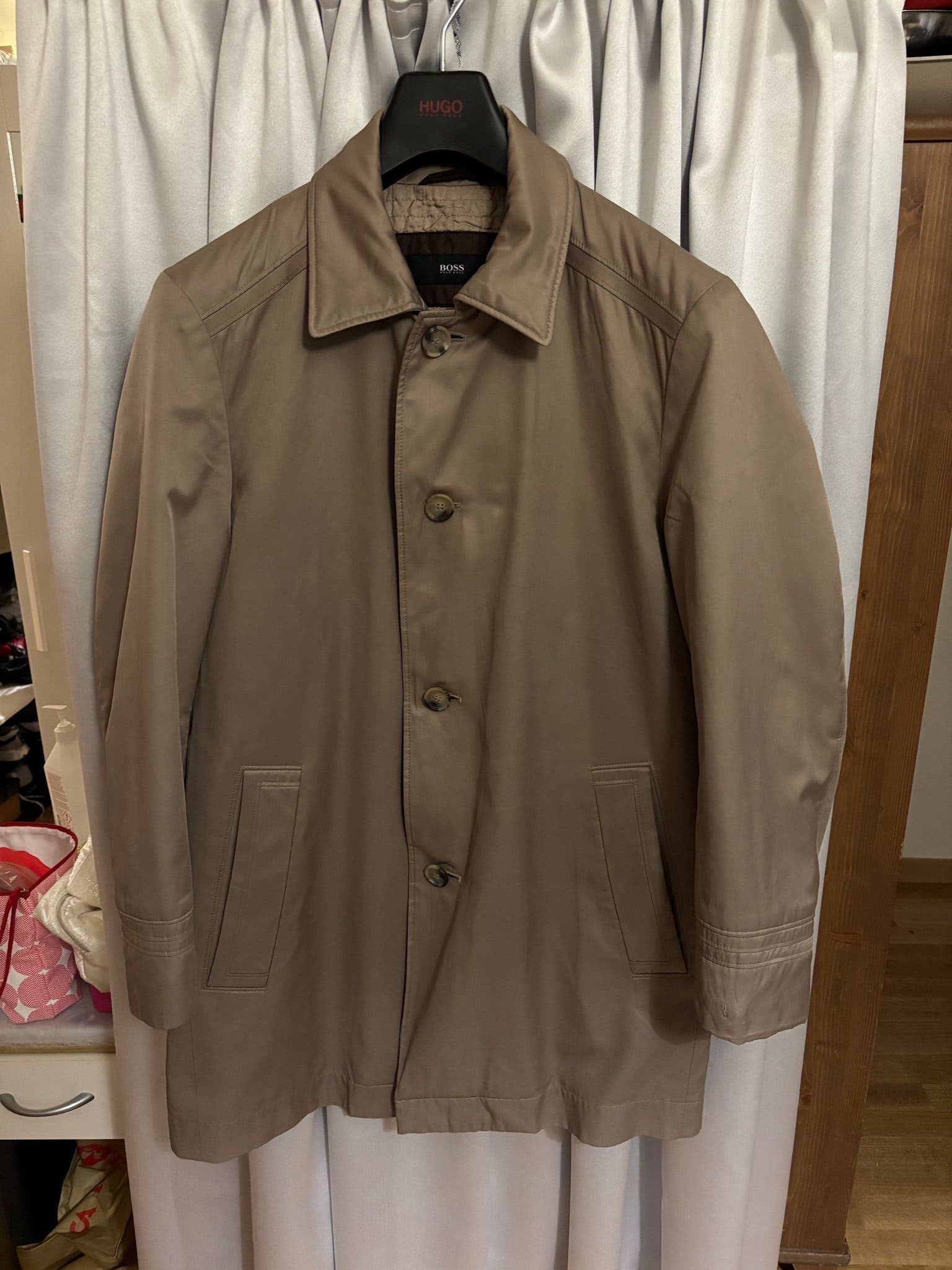Se produkter som liknar Hugo Boss Beige Trenchcoat/ R.. på Tradera ...