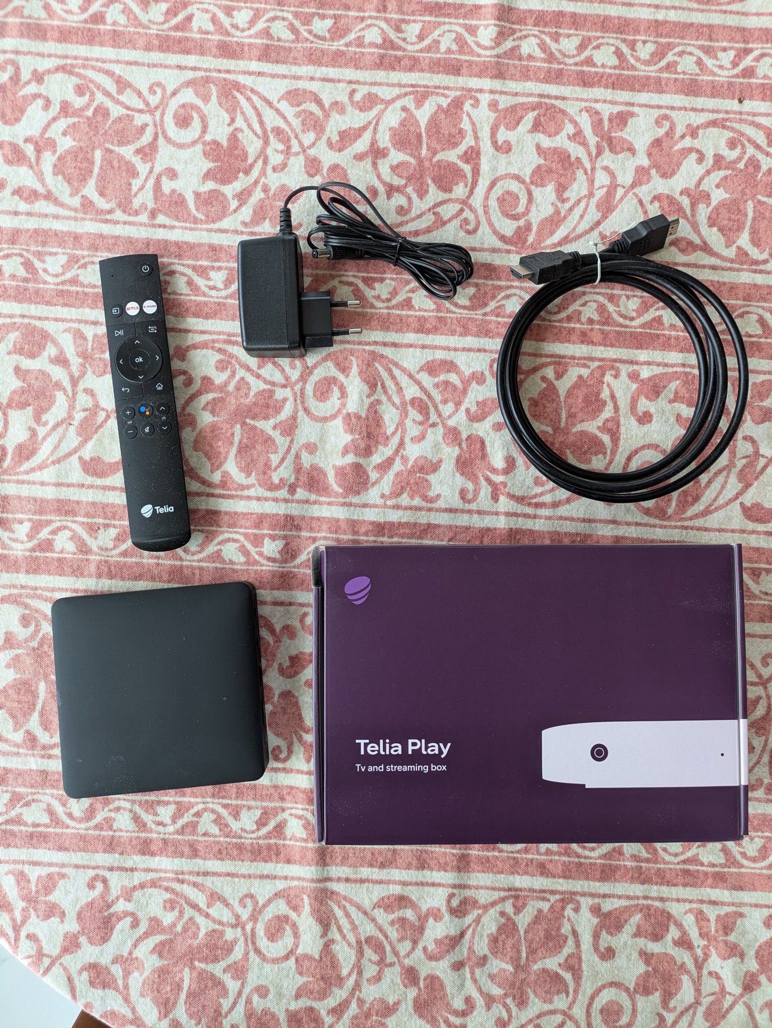 Se produkter som liknar Telia Play Tv och streaming b.. på Tradera ...