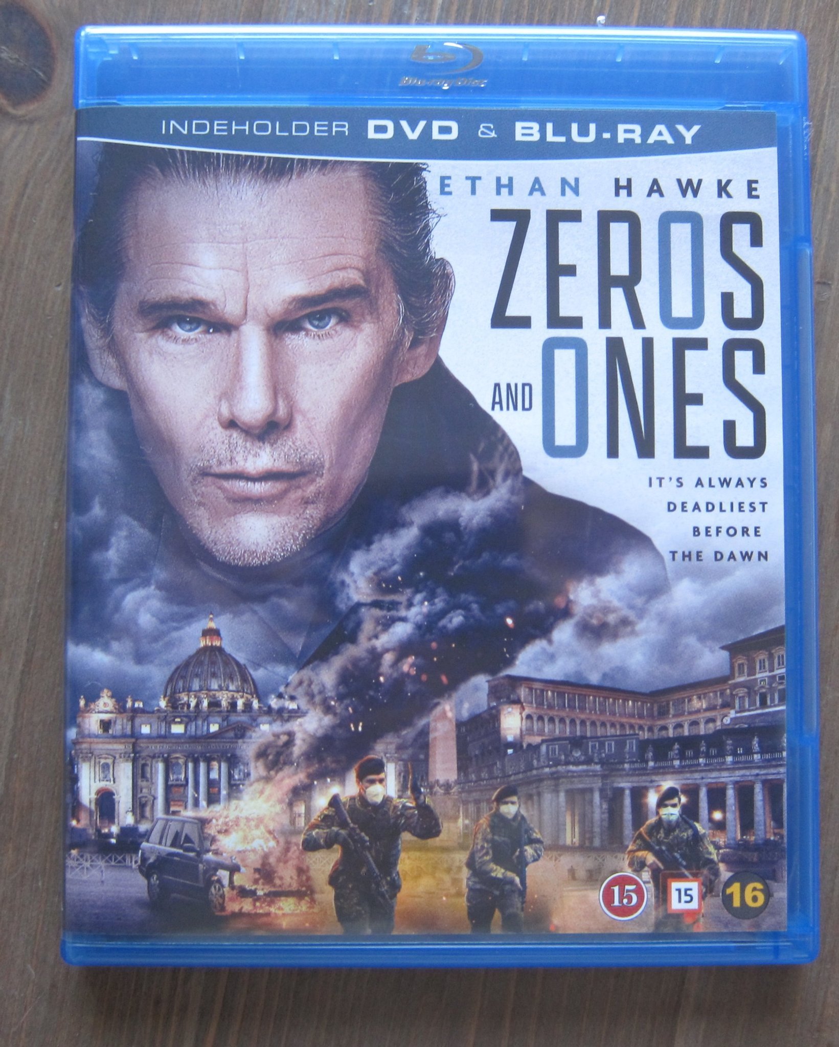 Blu-ray + DVD / Zeros and Ones / Ethan Hawke | Köp på Tradera (707320933)
