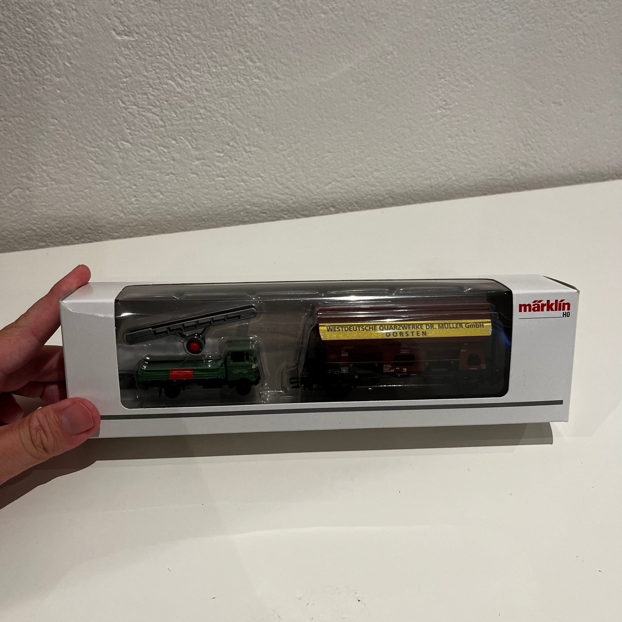 Märklin H0 | Vagn med lastbil | Art.nr: 46302 | Köp på Tradera (733150482)