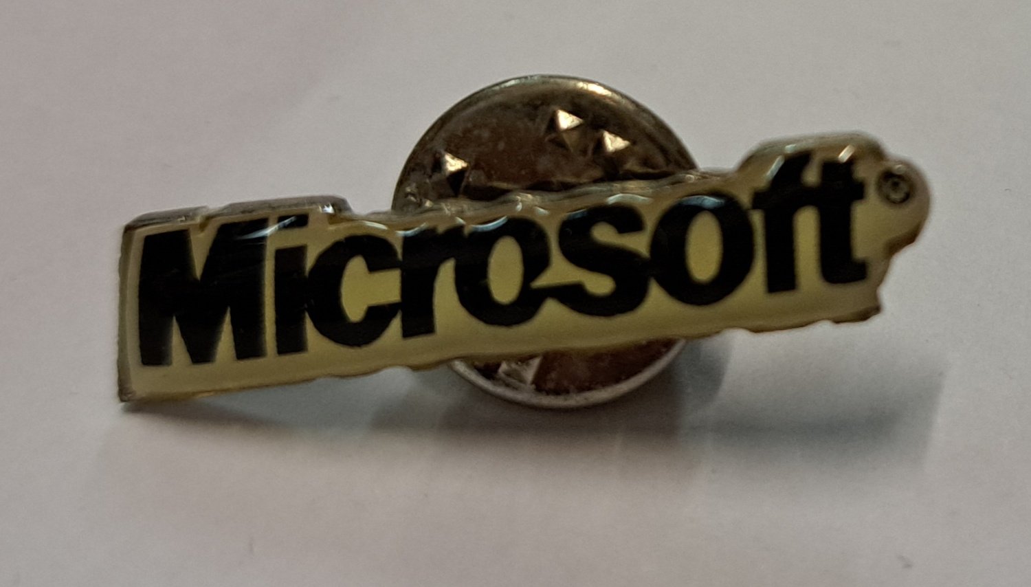 Vintage Computer Logo Badge Microsoft Lapel Pin | Köp på Tradera ...