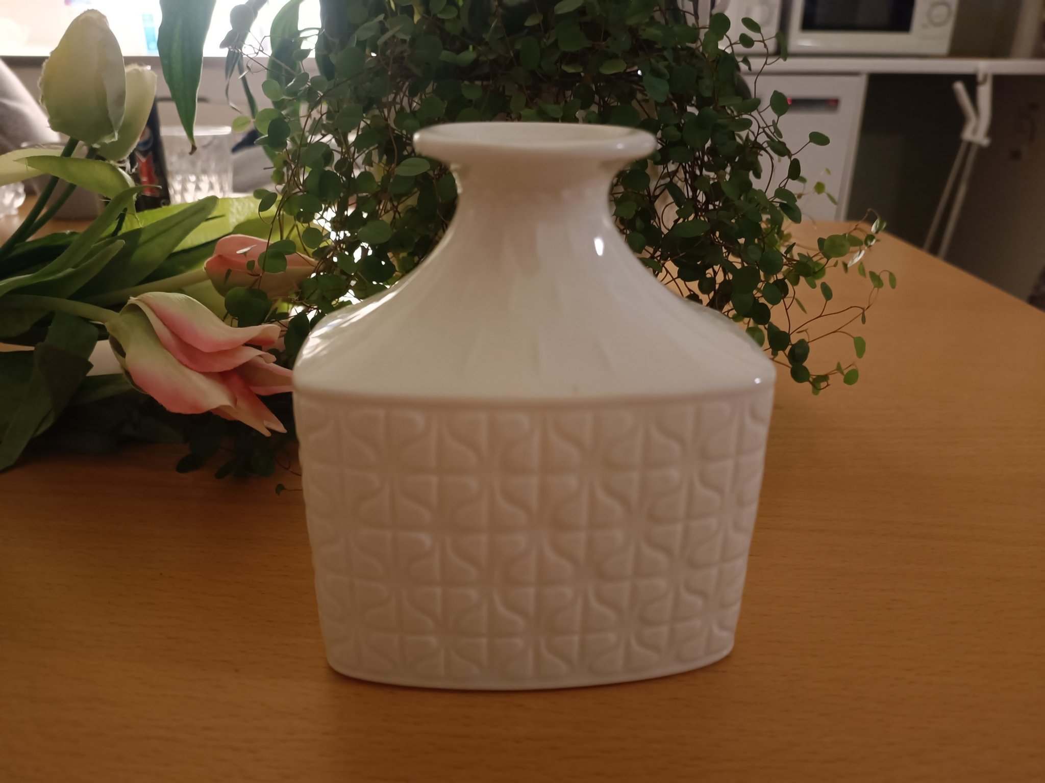 Se produkter som liknar Rörstrand vas Domino Gunnar N.. på Tradera ...