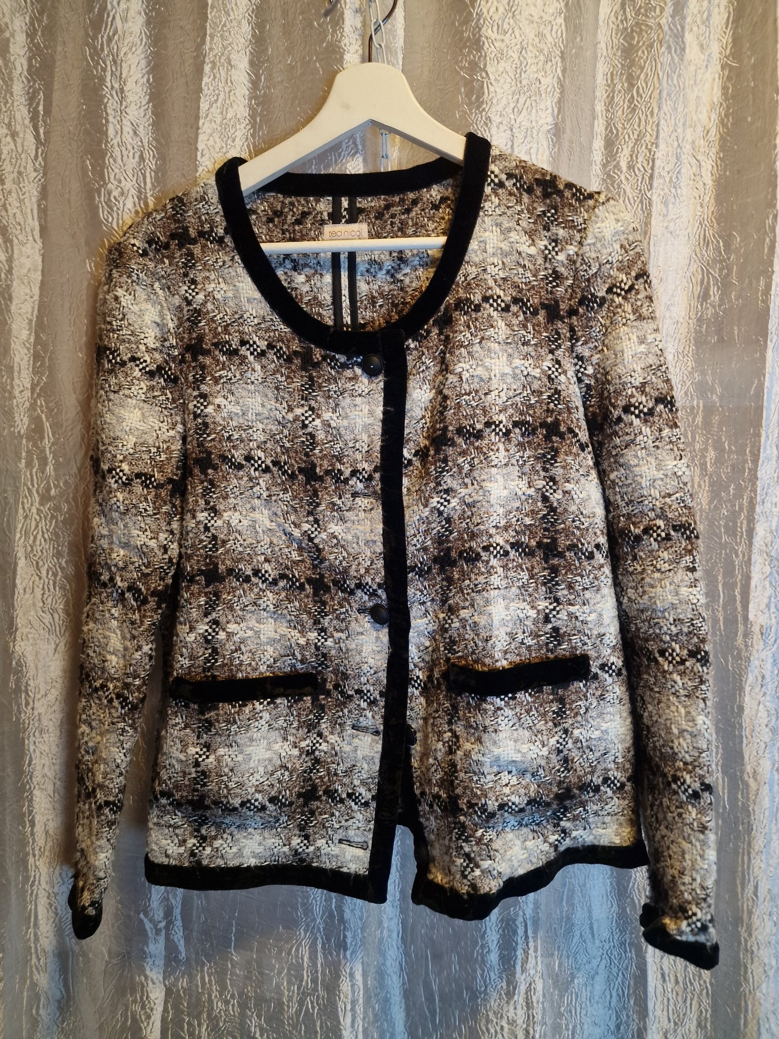 Se produkter som liknar Ted nicol dräktjacka stl 42 på Tradera (630813579)