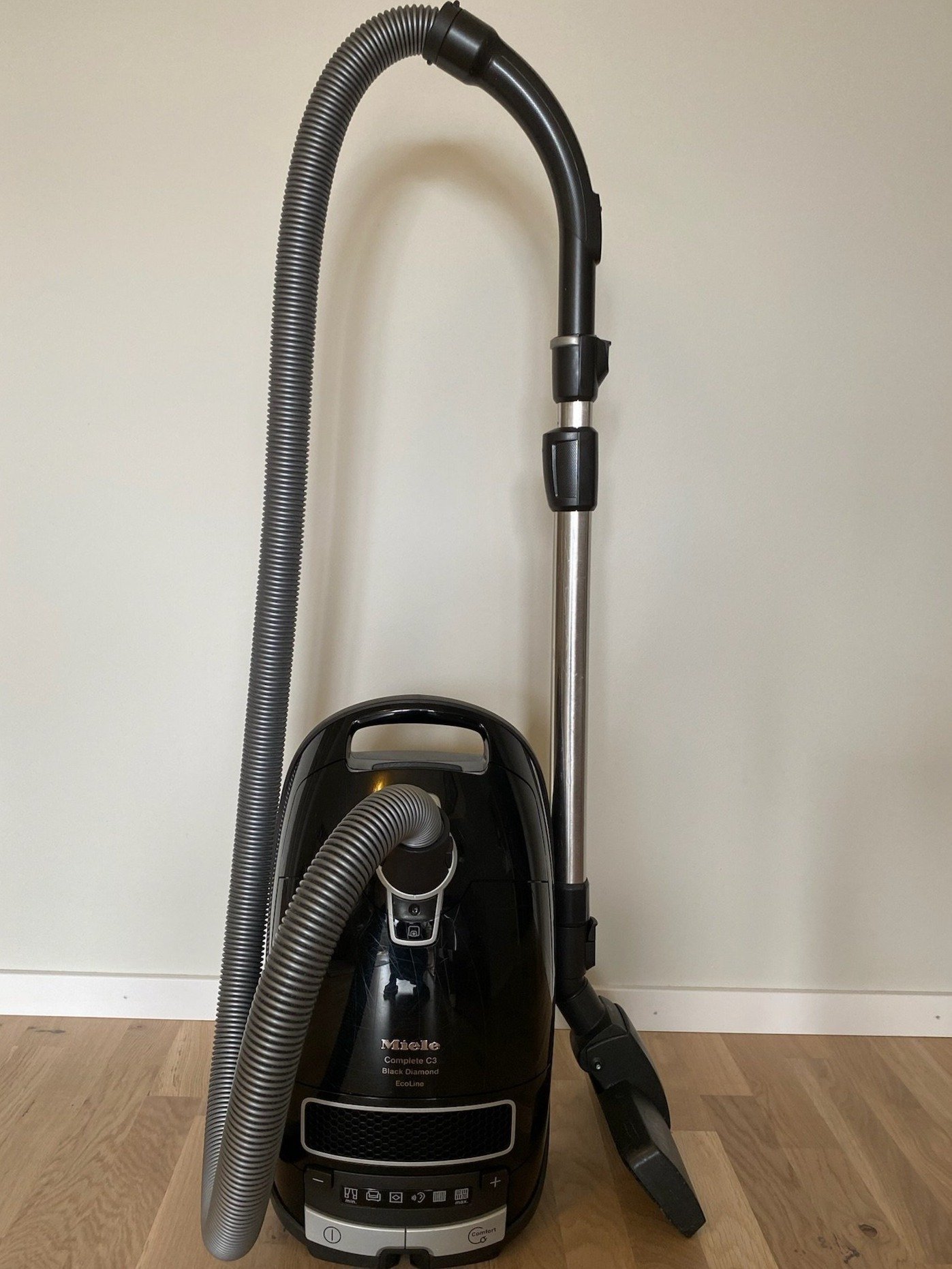 Miele Complete C3 Black Diamond EcoLine Vacuum .. | Köp på Tradera ...