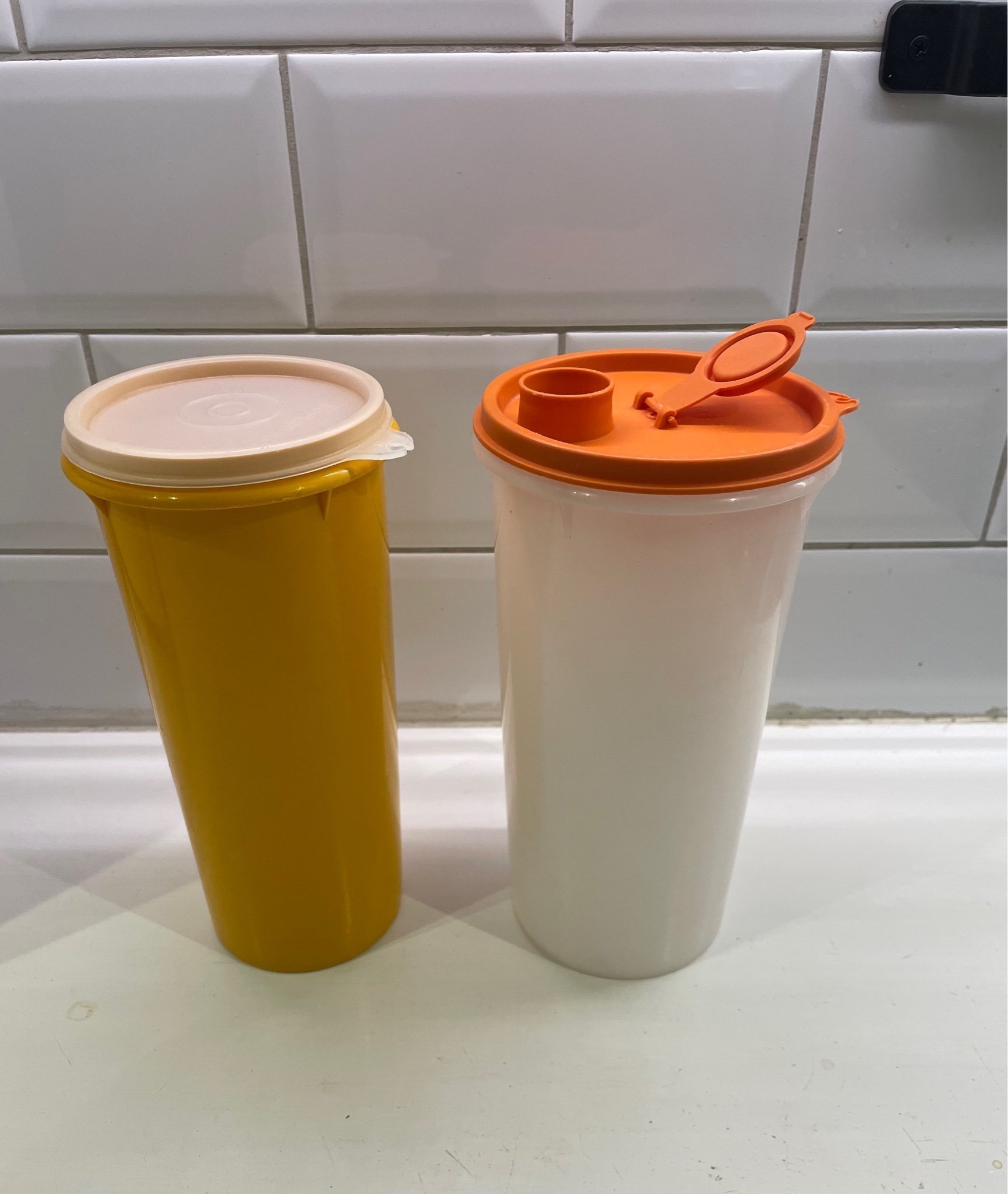 Tupperware två höga Retrobägare | Köp på Tradera (707828336)