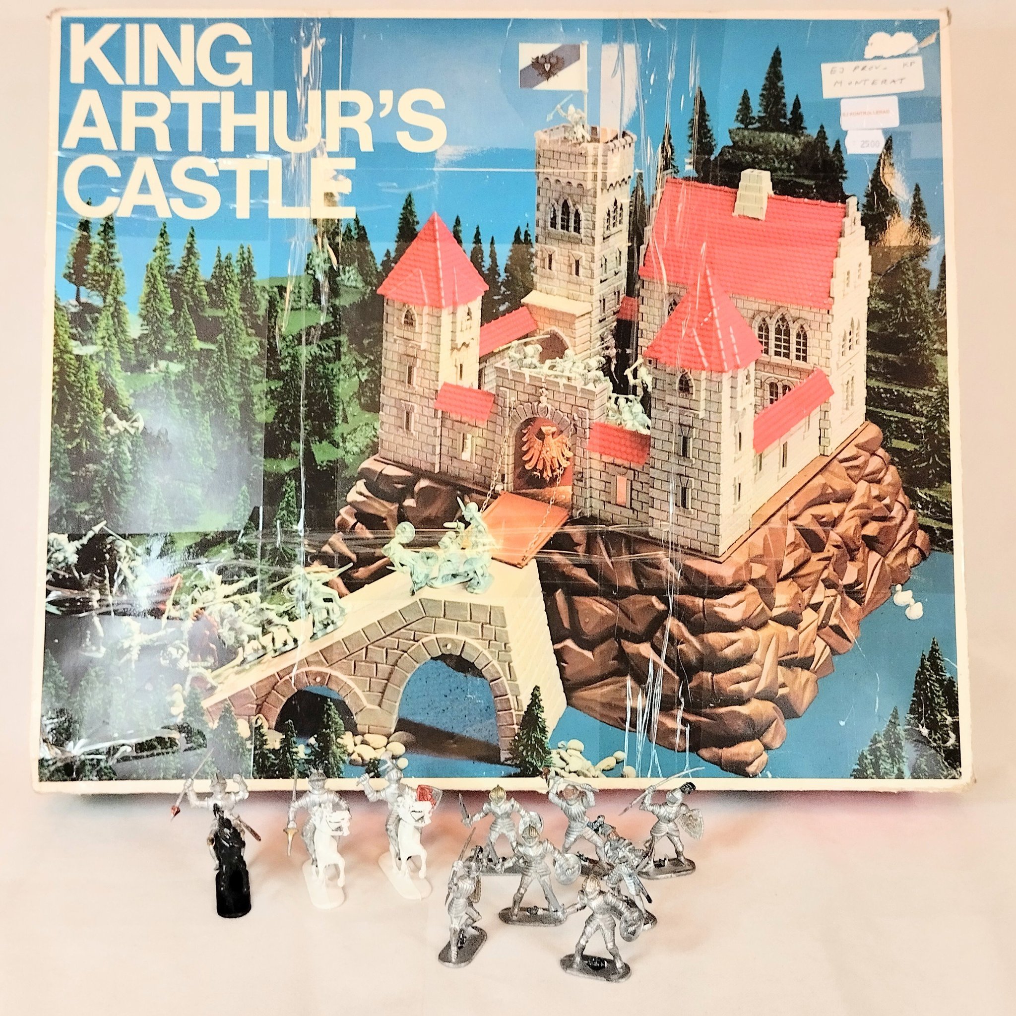 King Arthur Castle / L.. | Köp från UppsalaStadsmission på Tradera ...