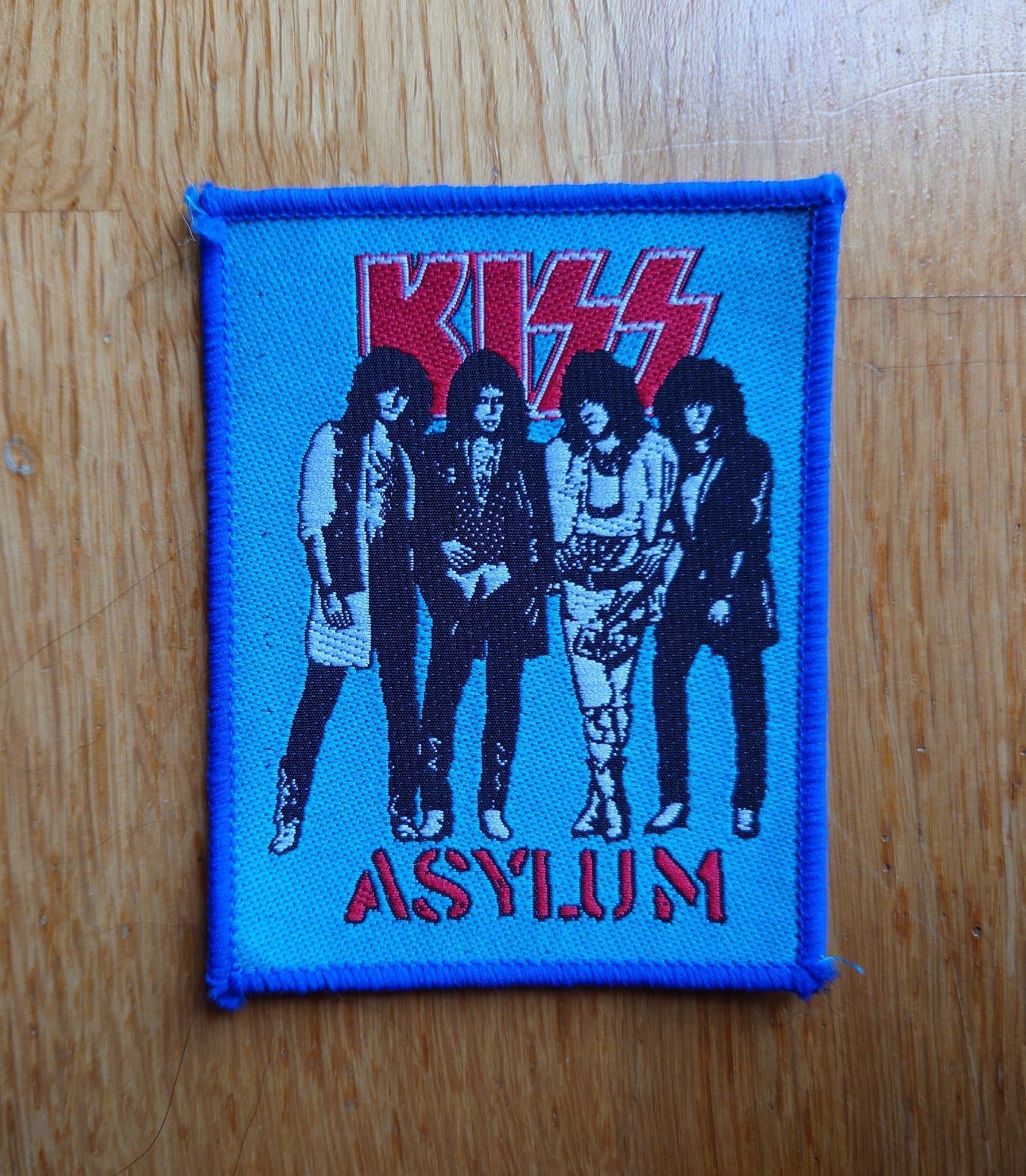 KISS patch / tygmärke Asylum Gene Simmons Paul .. | Köp på Tradera ...