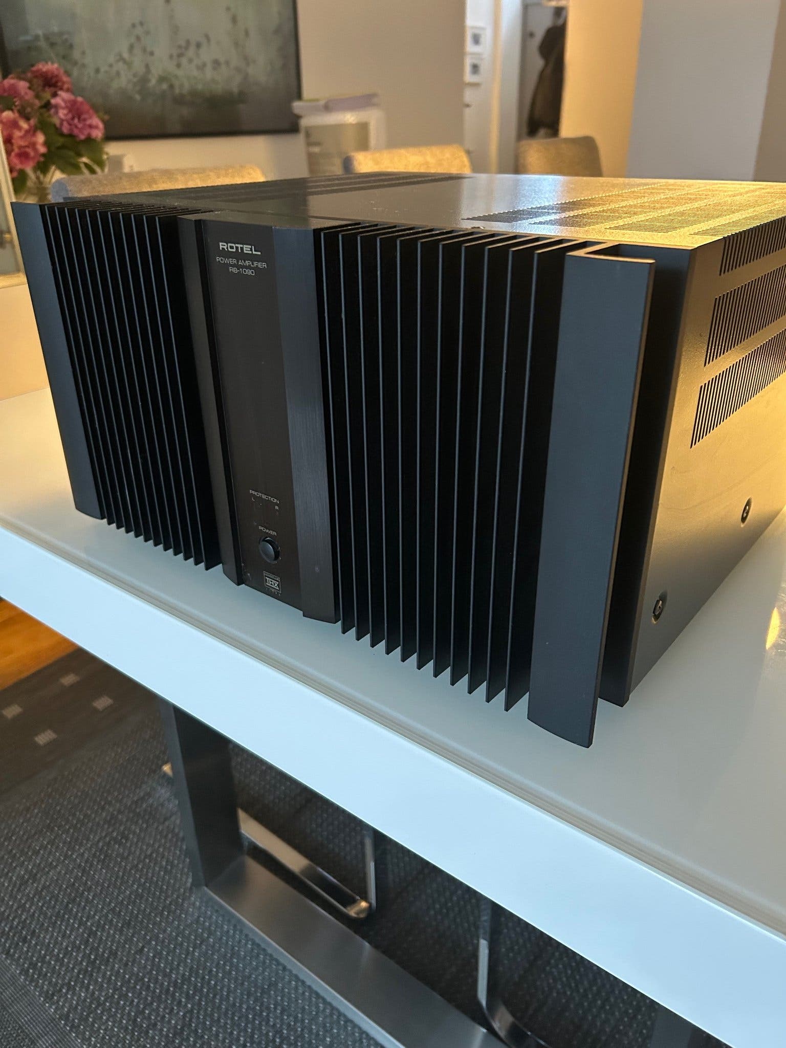 Se produkter som liknar Rotel RB-1080 Slutsteg/Förstä.. på Tradera ...