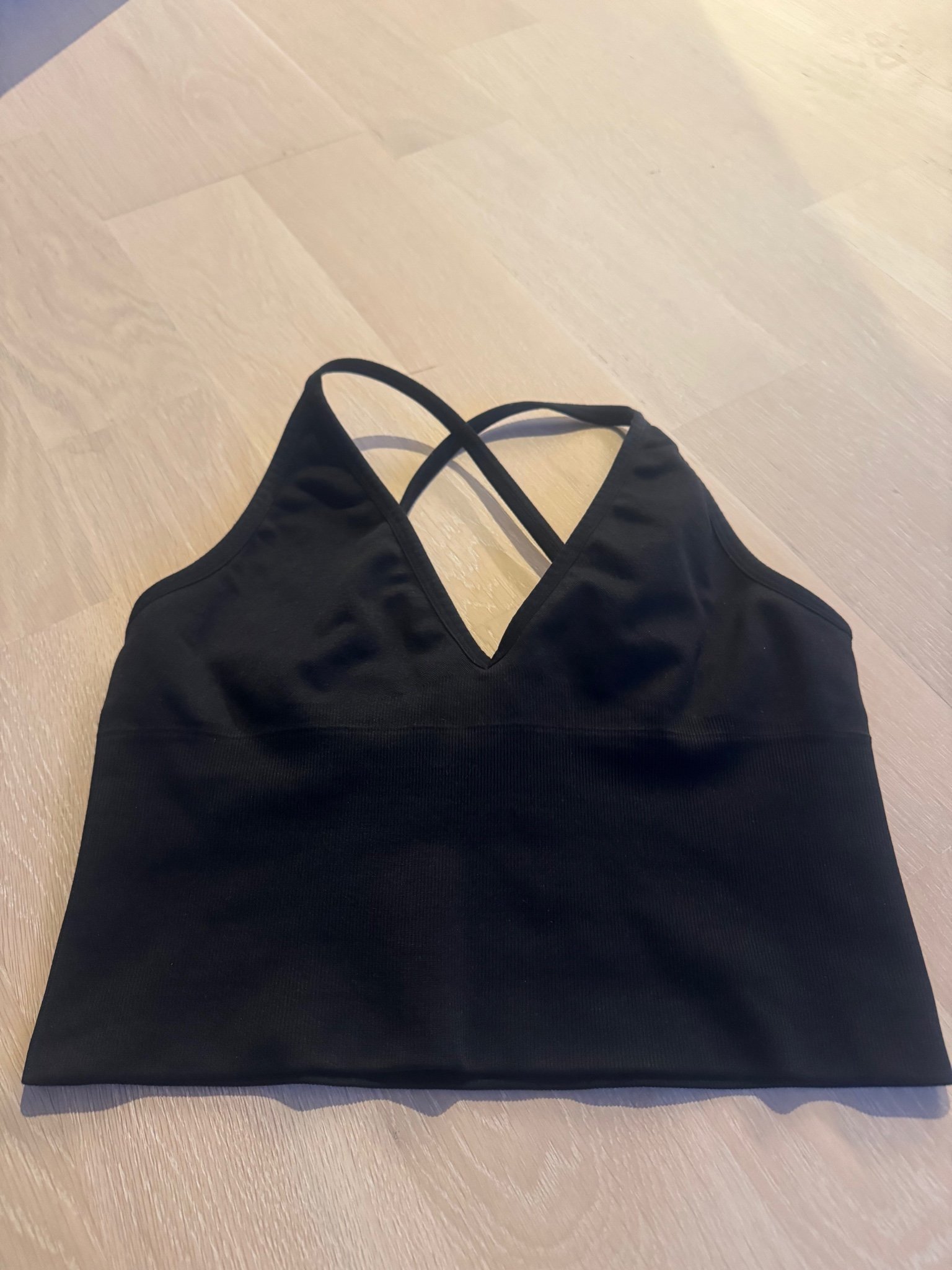Aimn svart crop top | Köp på Tradera (734476096)