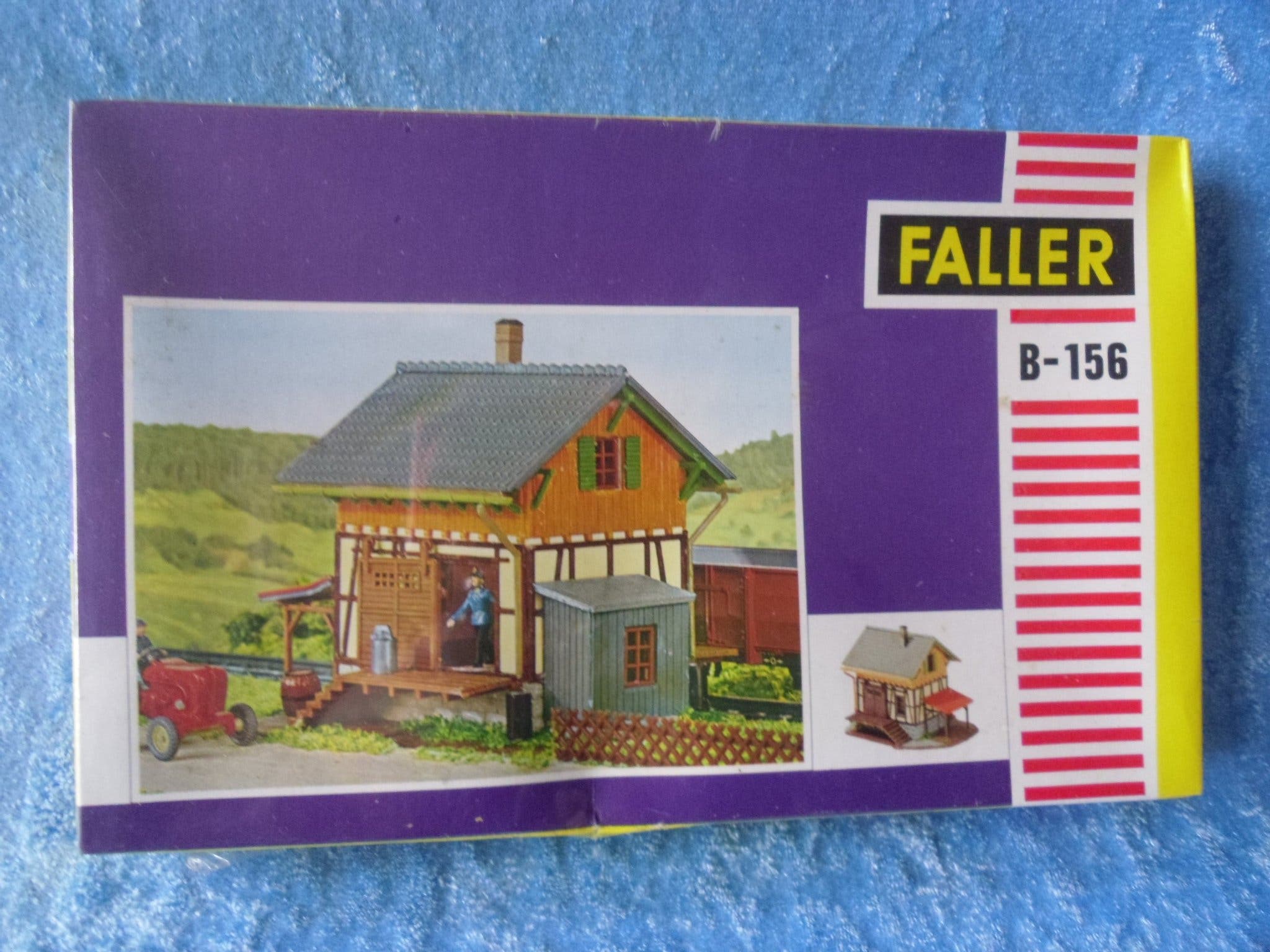 Se produkter som liknar Faller B-156 Godsmagasin på Tradera (679804846)
