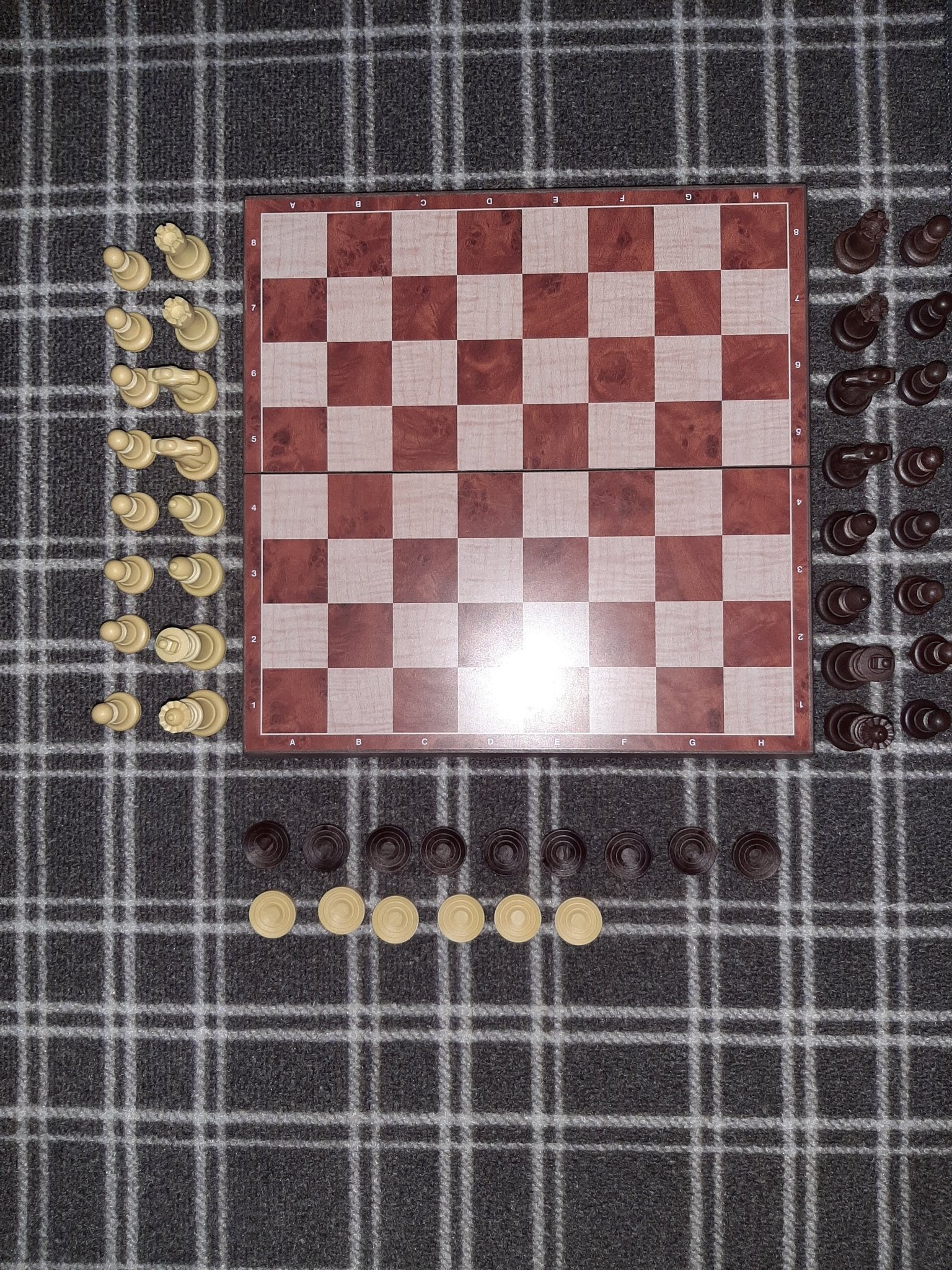 Schackbräde med pjäser | Köp på Tradera (693065806)