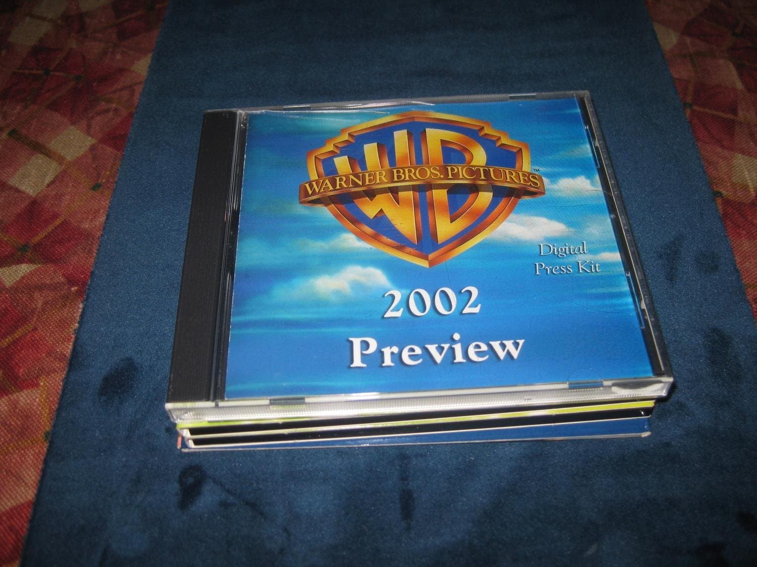 WARNER BROS-2002 PREVIEW | Köp på Tradera (572935677)