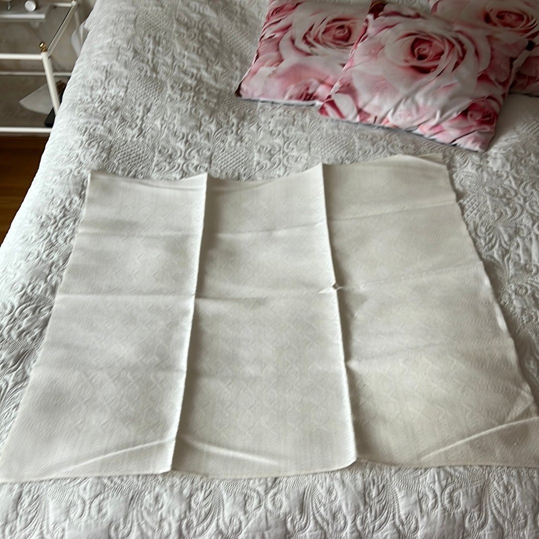 Fantastiskt fin damastduk med mycket vackert mö.. | Köp på Tradera ...