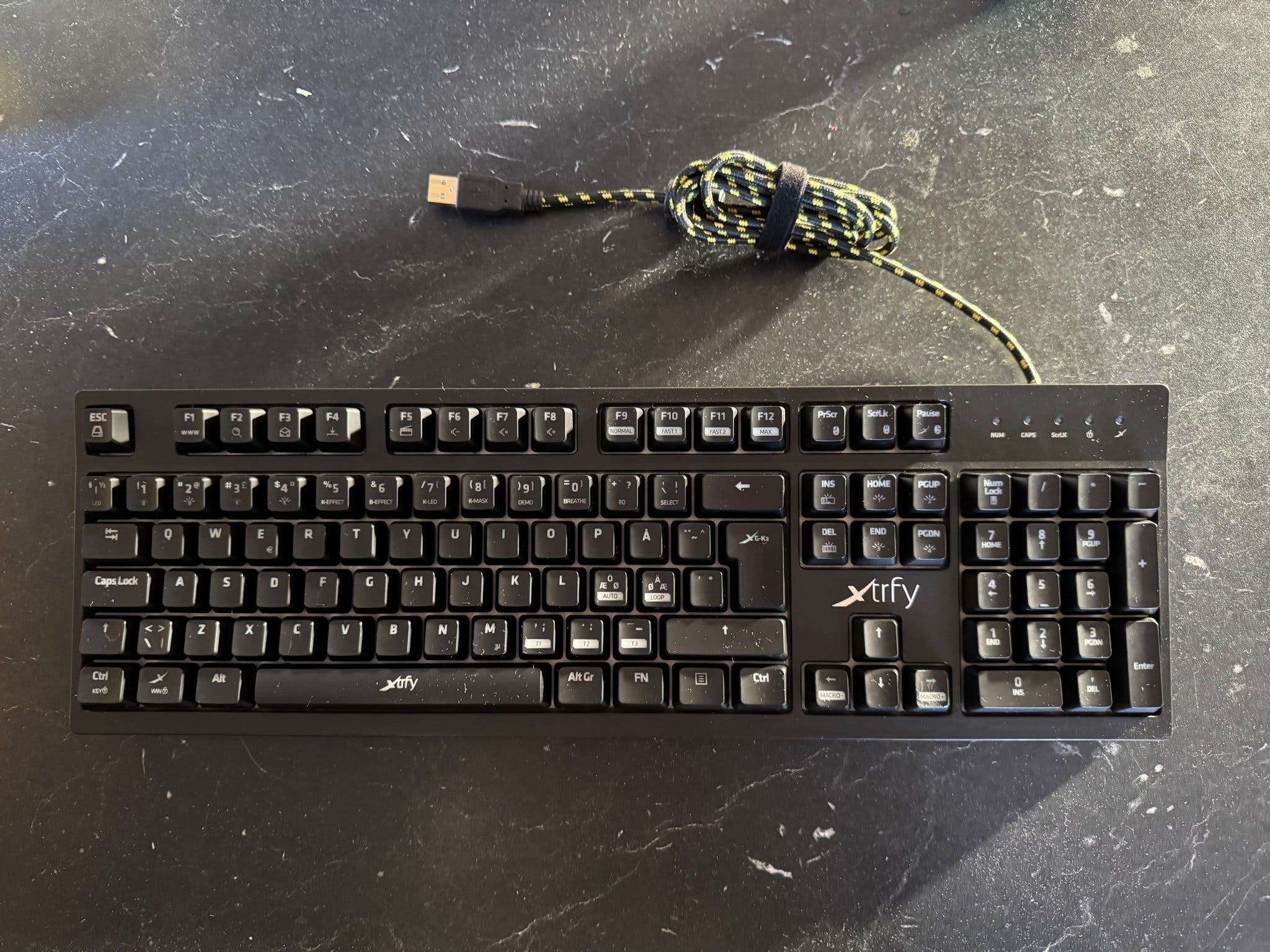 Se produkter som liknar Xtrfy RGB LED tangentbord på Tradera (678720253)