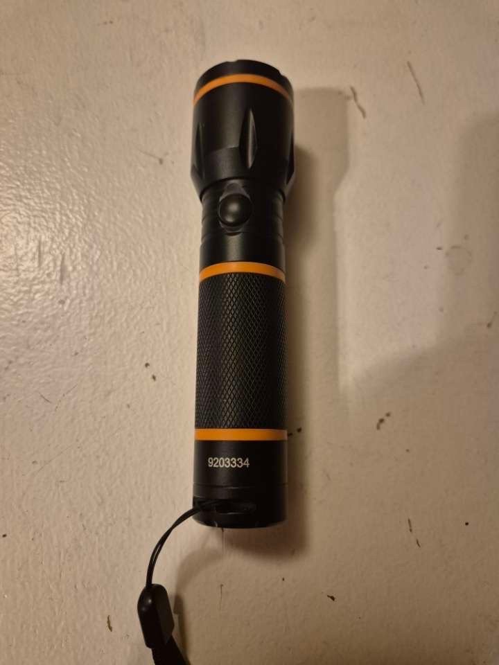 Nicron Ficklampa | Köp på Tradera (701874508)